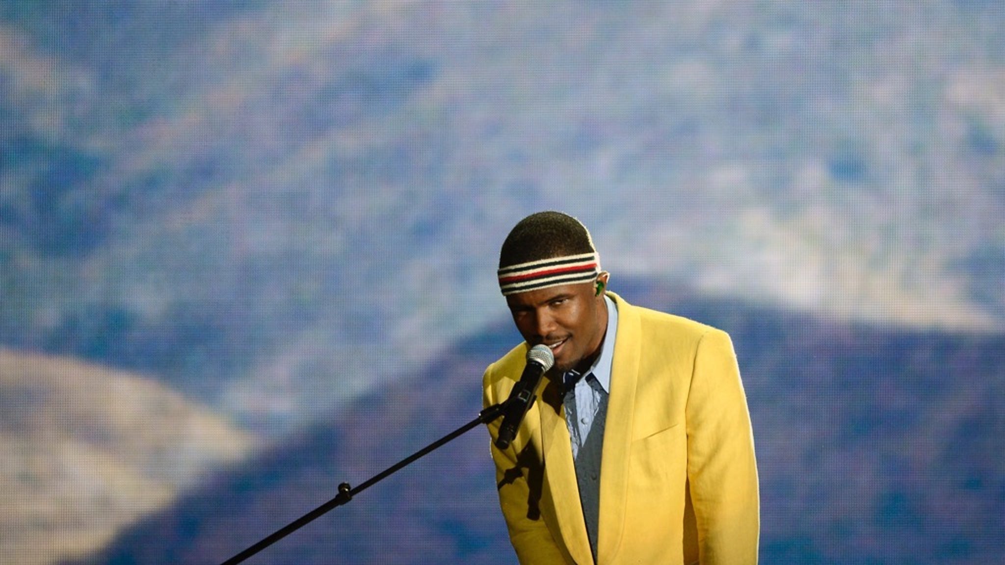 Frank Ocean Performance Pics