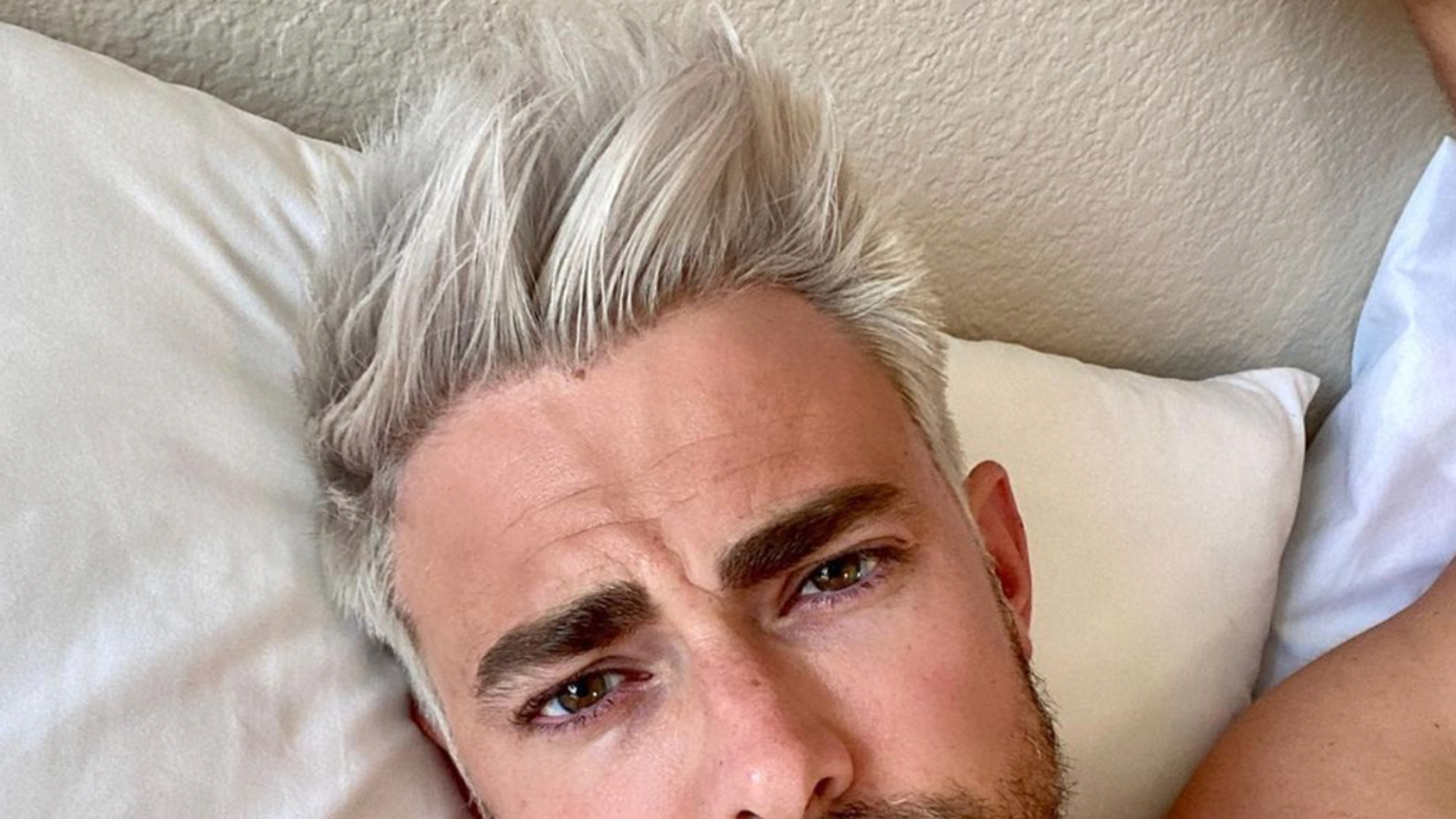 Jonathan Bennett's Shirtless Shots