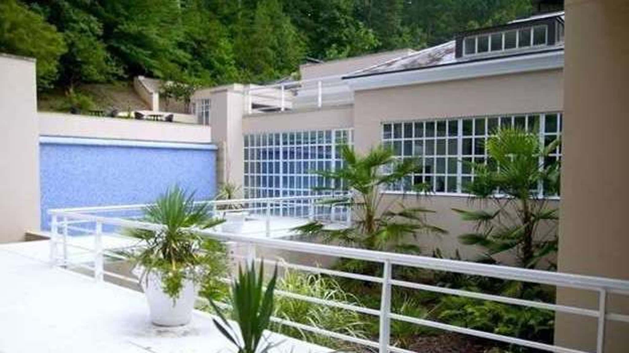 Akon House -- The Tuned Crib