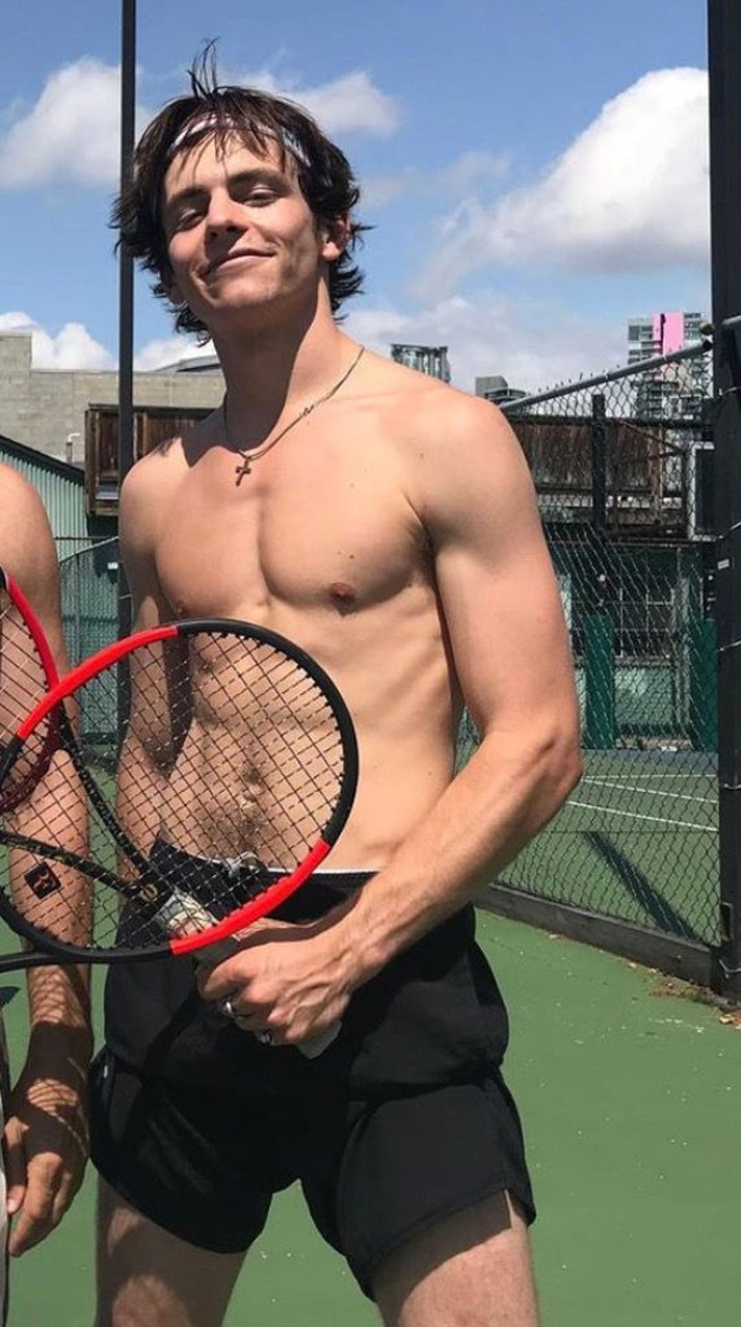 Ross Lynch Torse Nu
