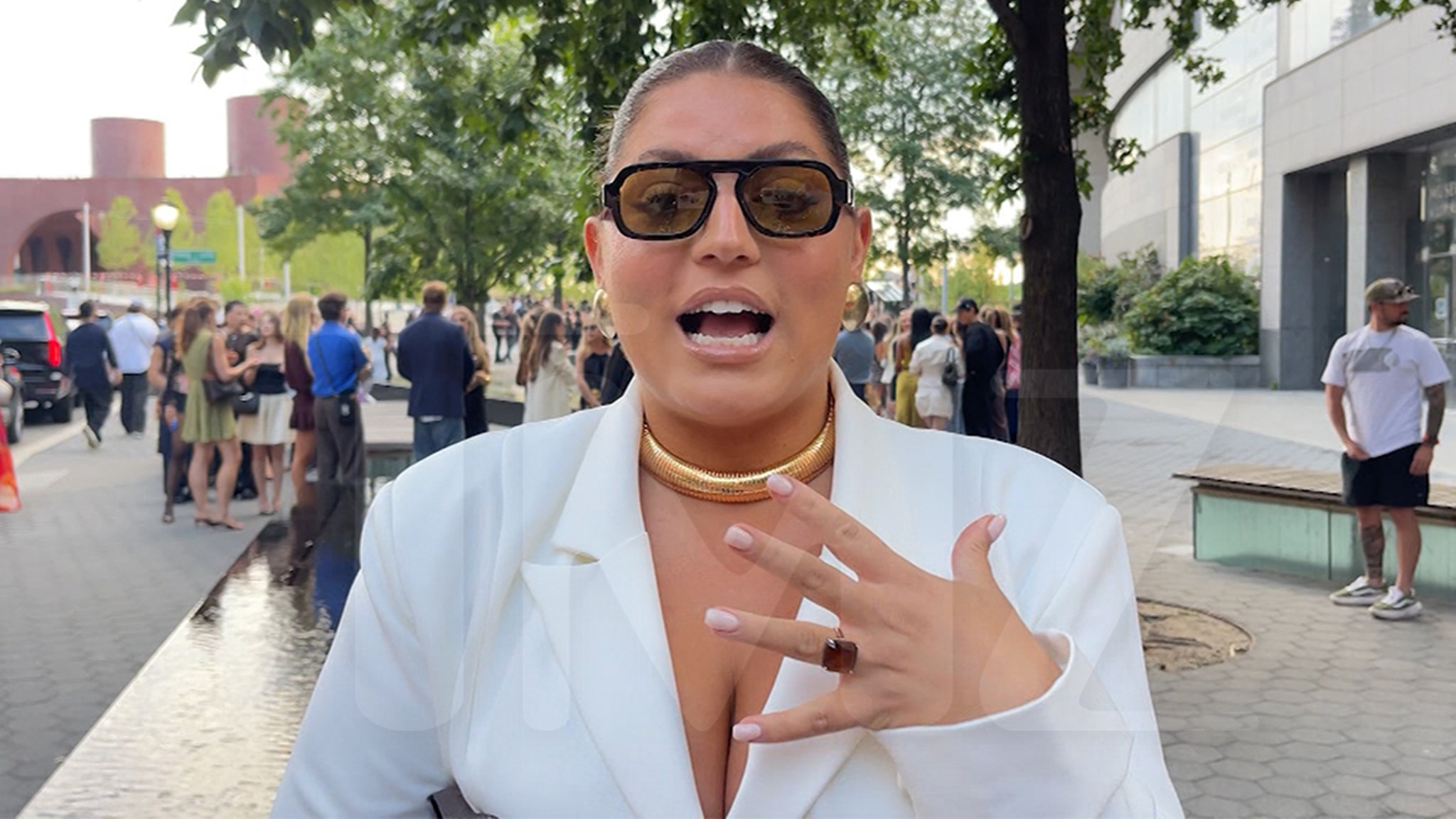 'Sports Illustrated' Model Ella Halikas Says Thin-Ideal Culture ...