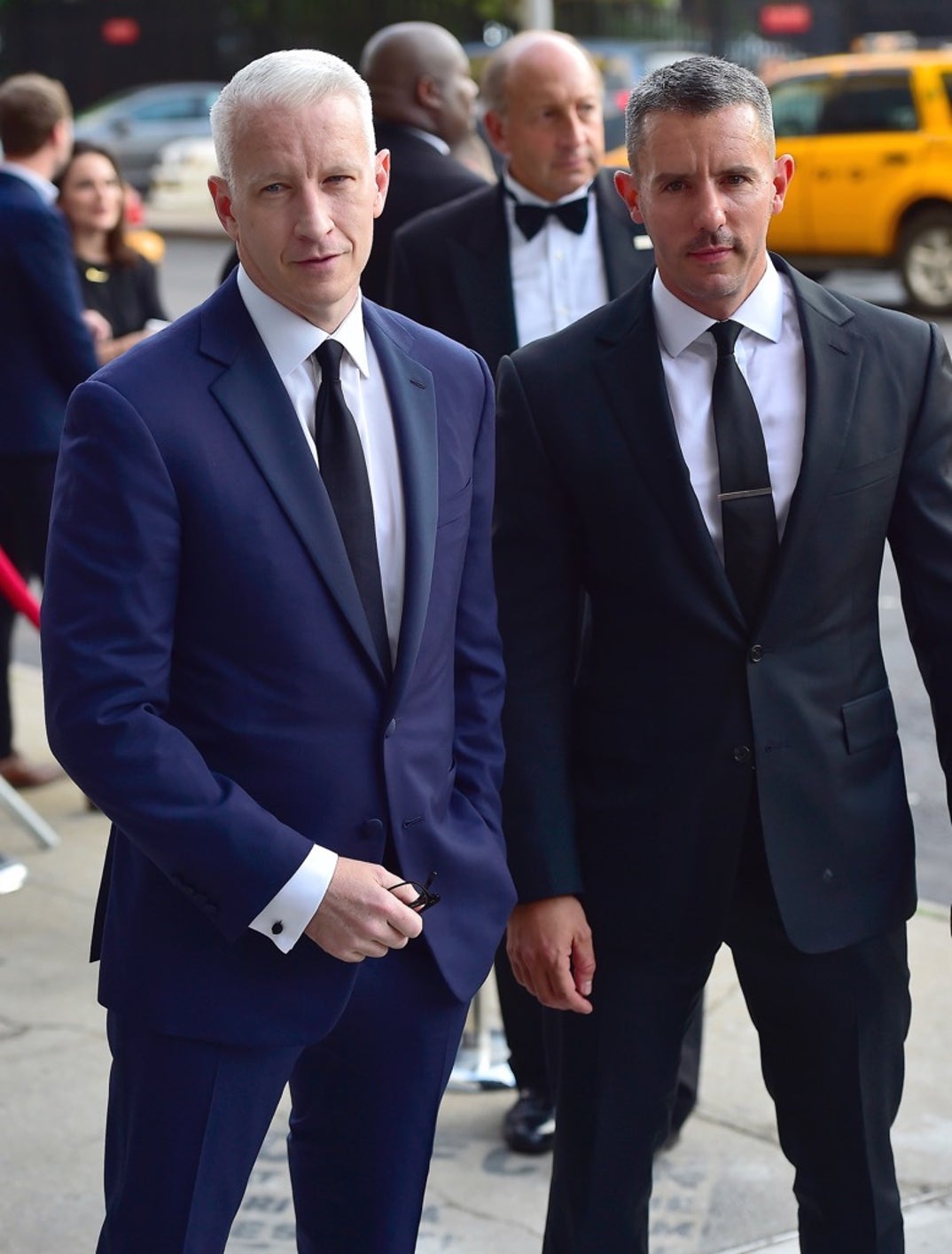 Anderson Cooper Y Su Novio Benjamin Maisani En Una Fiesta De Carnaval
