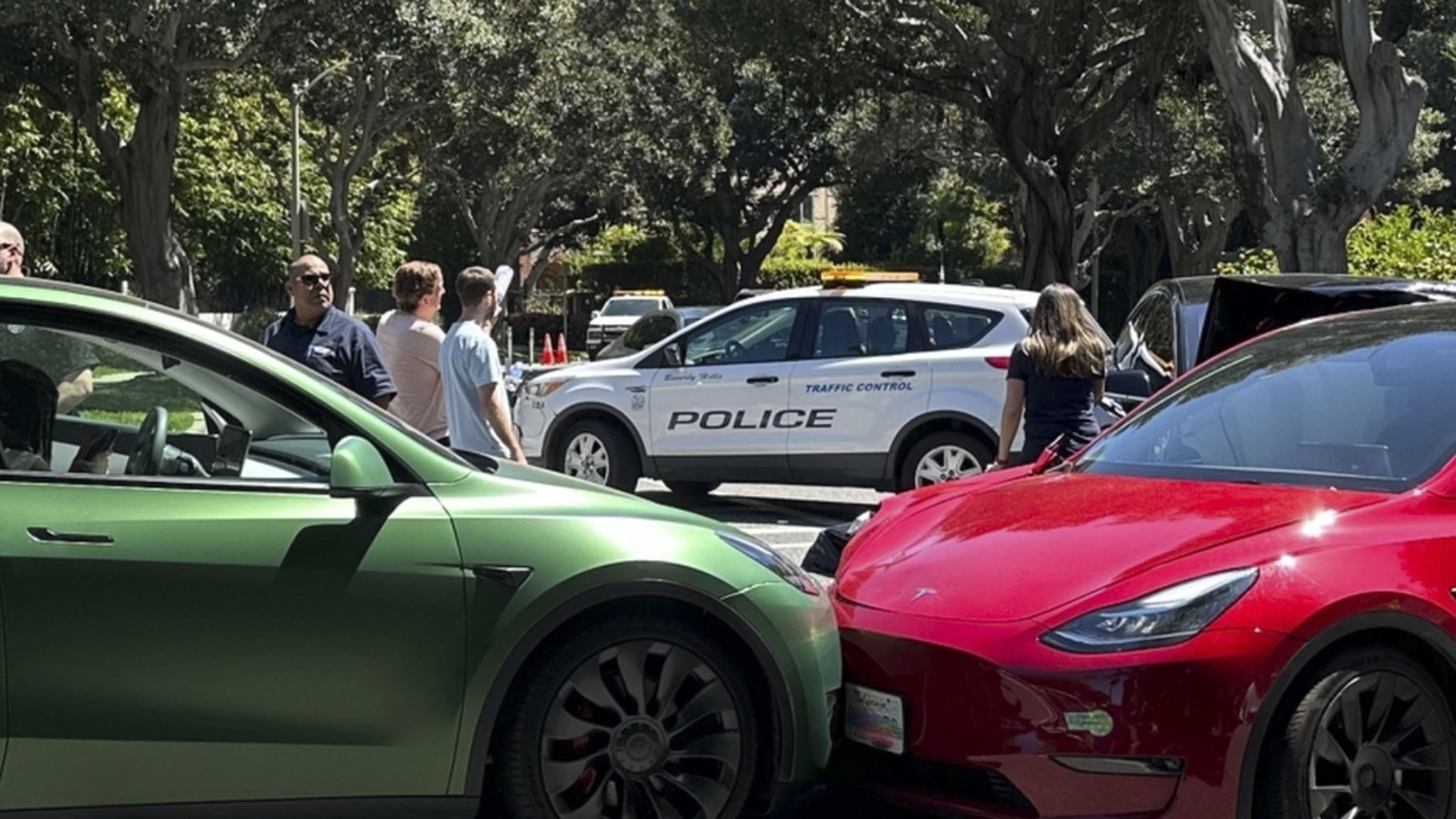 Hollywood Producer Jeff Beacher Involved In Three-Way, All-Tesla Crash
