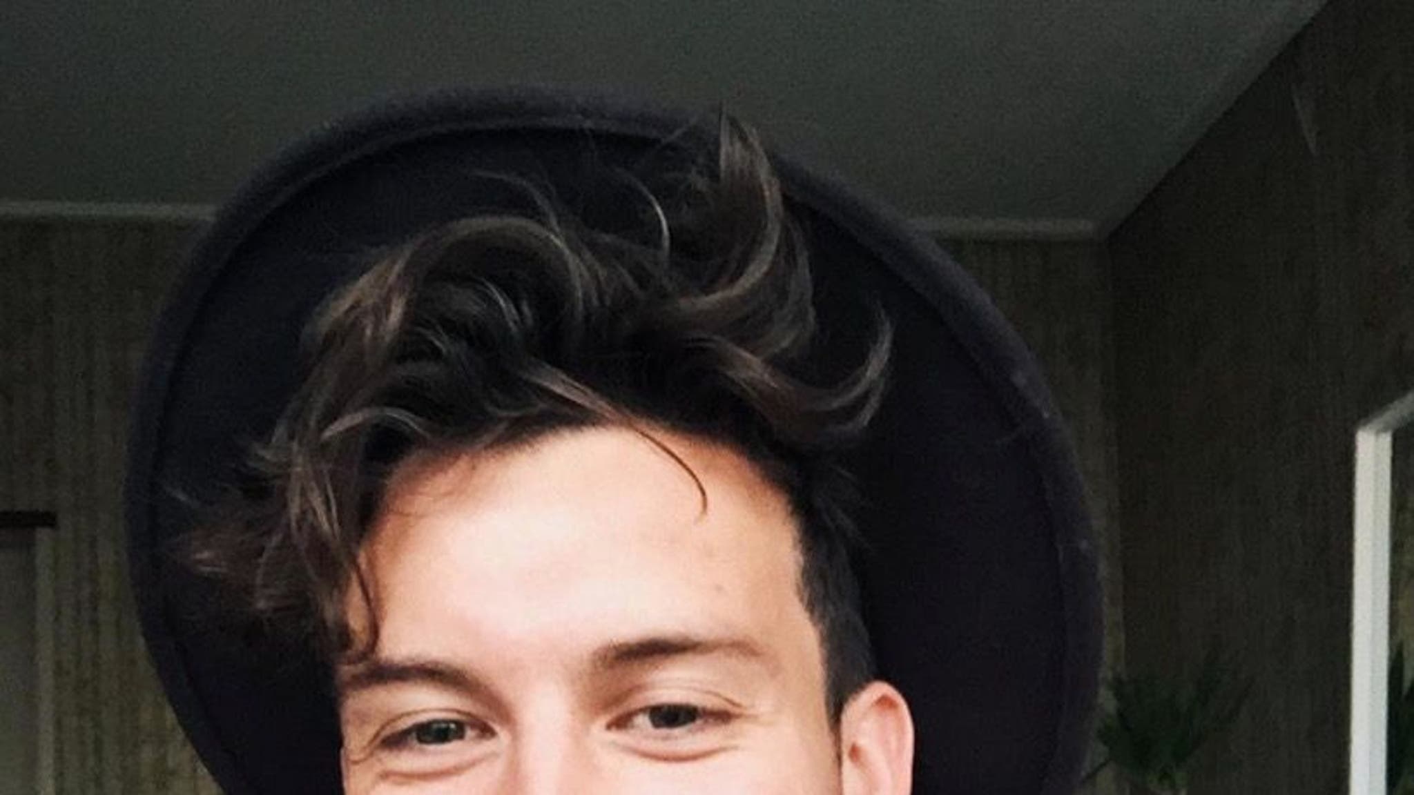 Cameron Robbie's Shirtless Shots