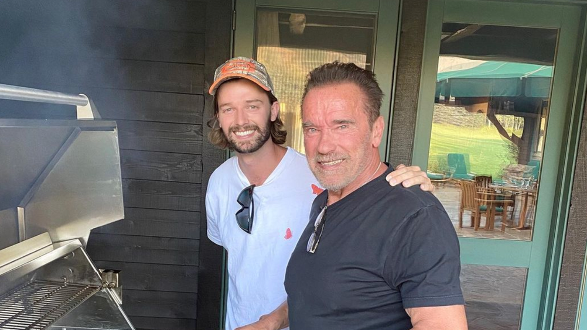 Celebrities Grilling -- Sizzlin' Stars!