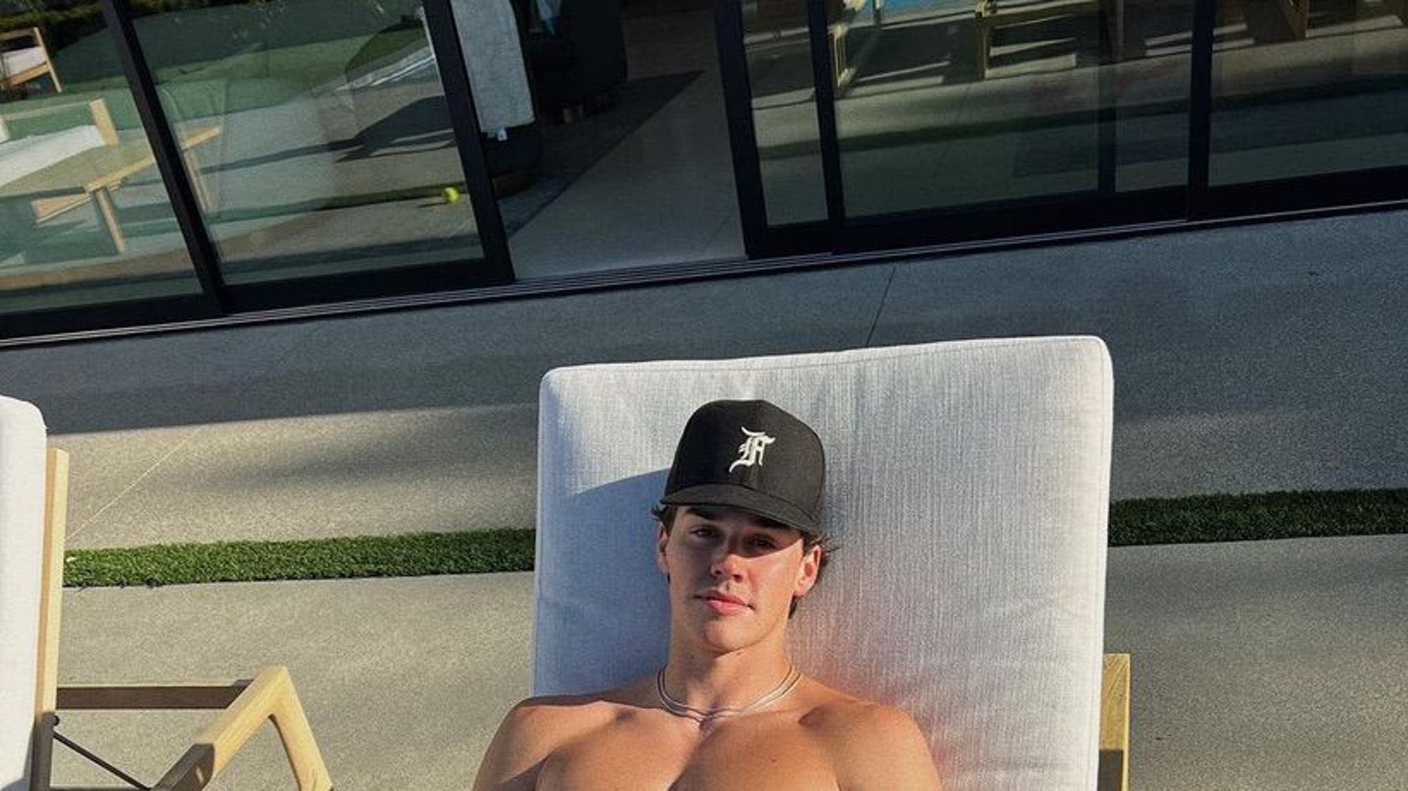 Noah Beck's Shirtless Shots By The Pool