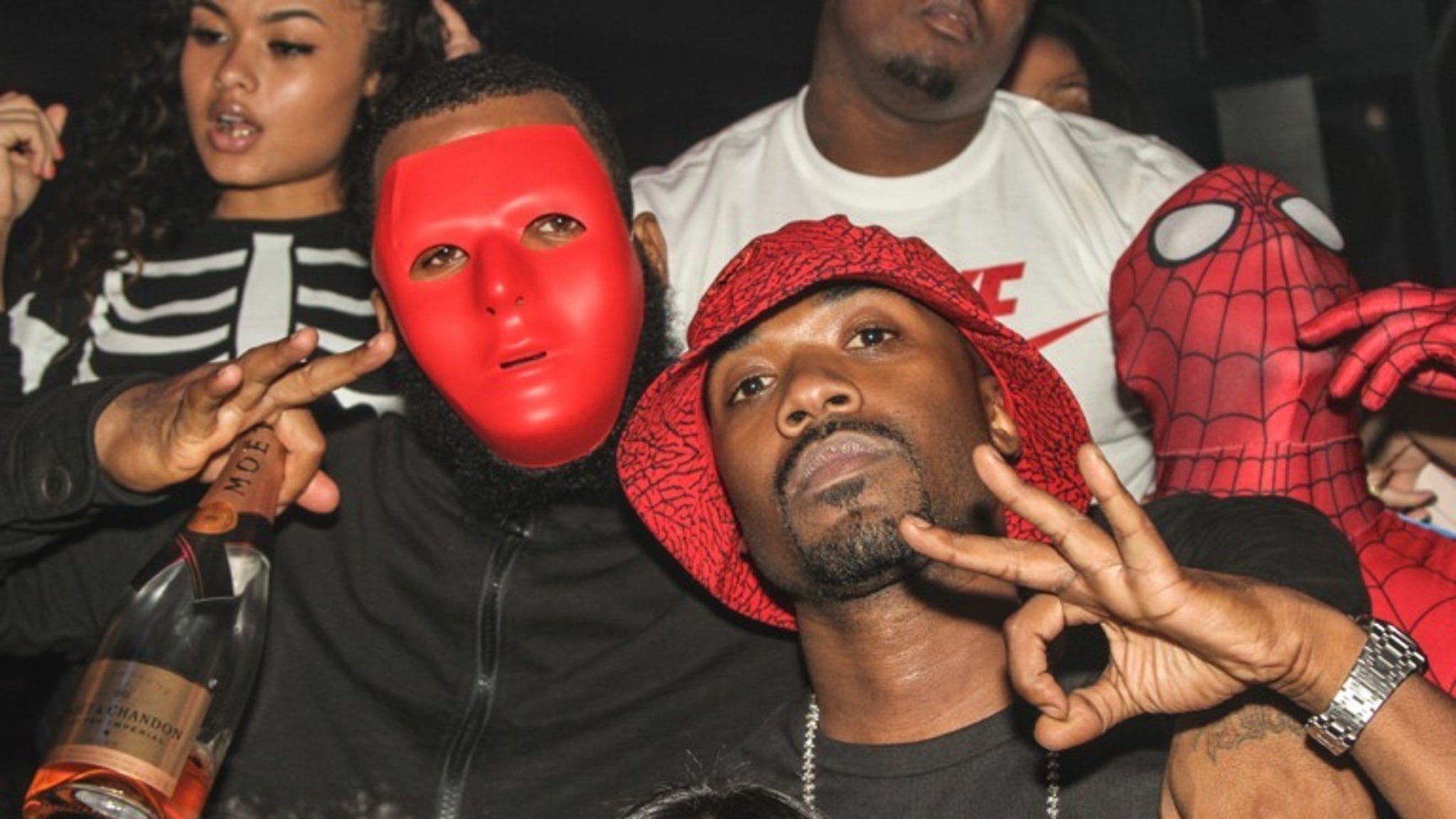 Celebs Poppin' Champagne -- Ringin' in the New Year