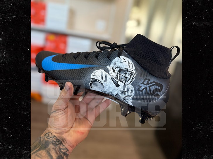 Lions' Amik Robertson To Honor Kyren Lacy W/ Custom Cleats During NFL ...