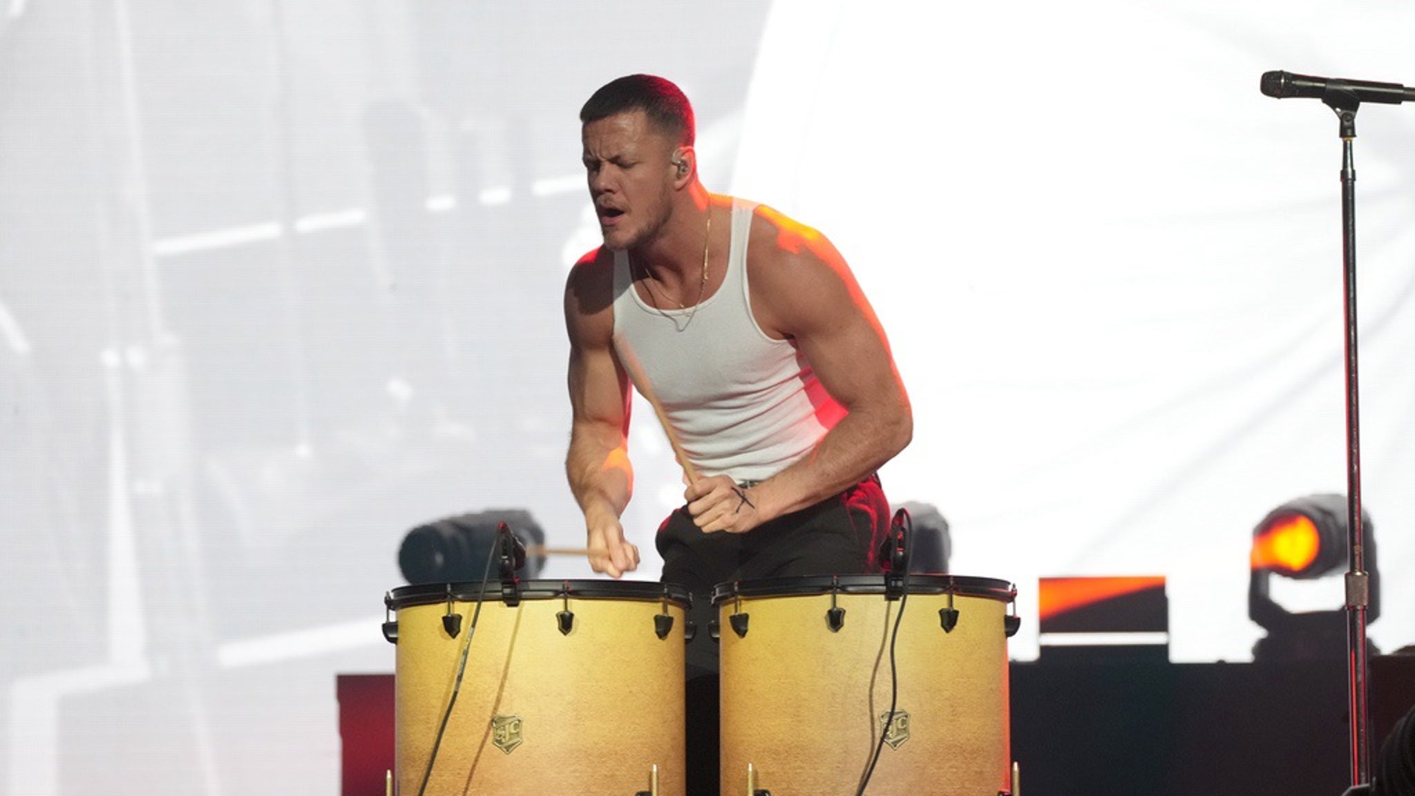 Imagine Dragons Singer Daniel Reynolds Performance Pics