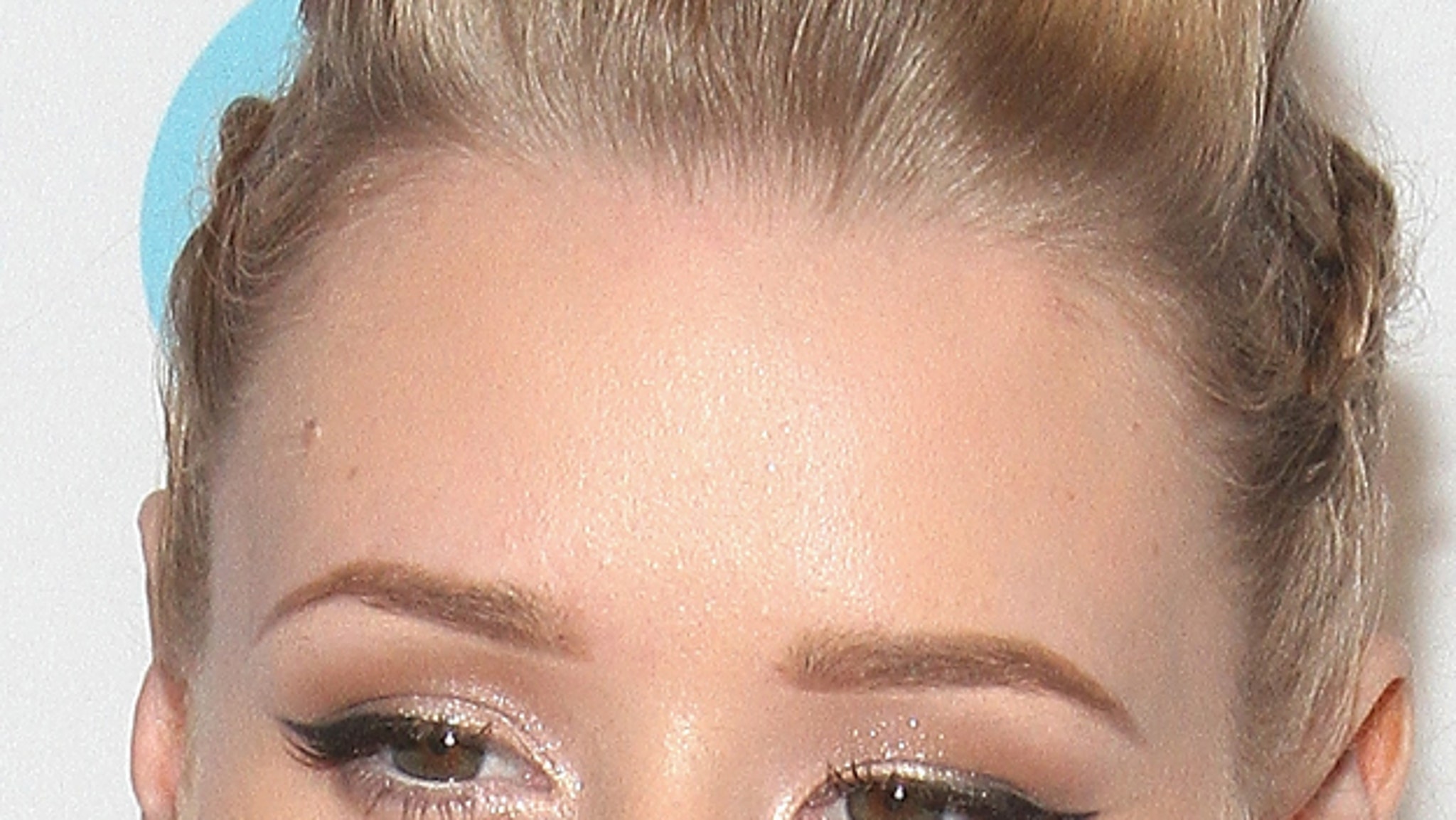A Closer Look At Iggy Azalea's Face!