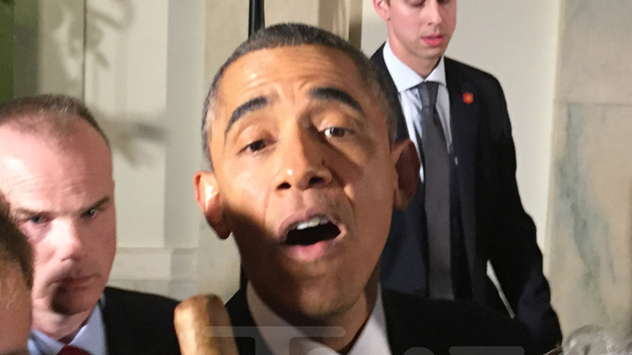 President Obama -- Cuban Cigar Crisis ... The Pic Es Verdad