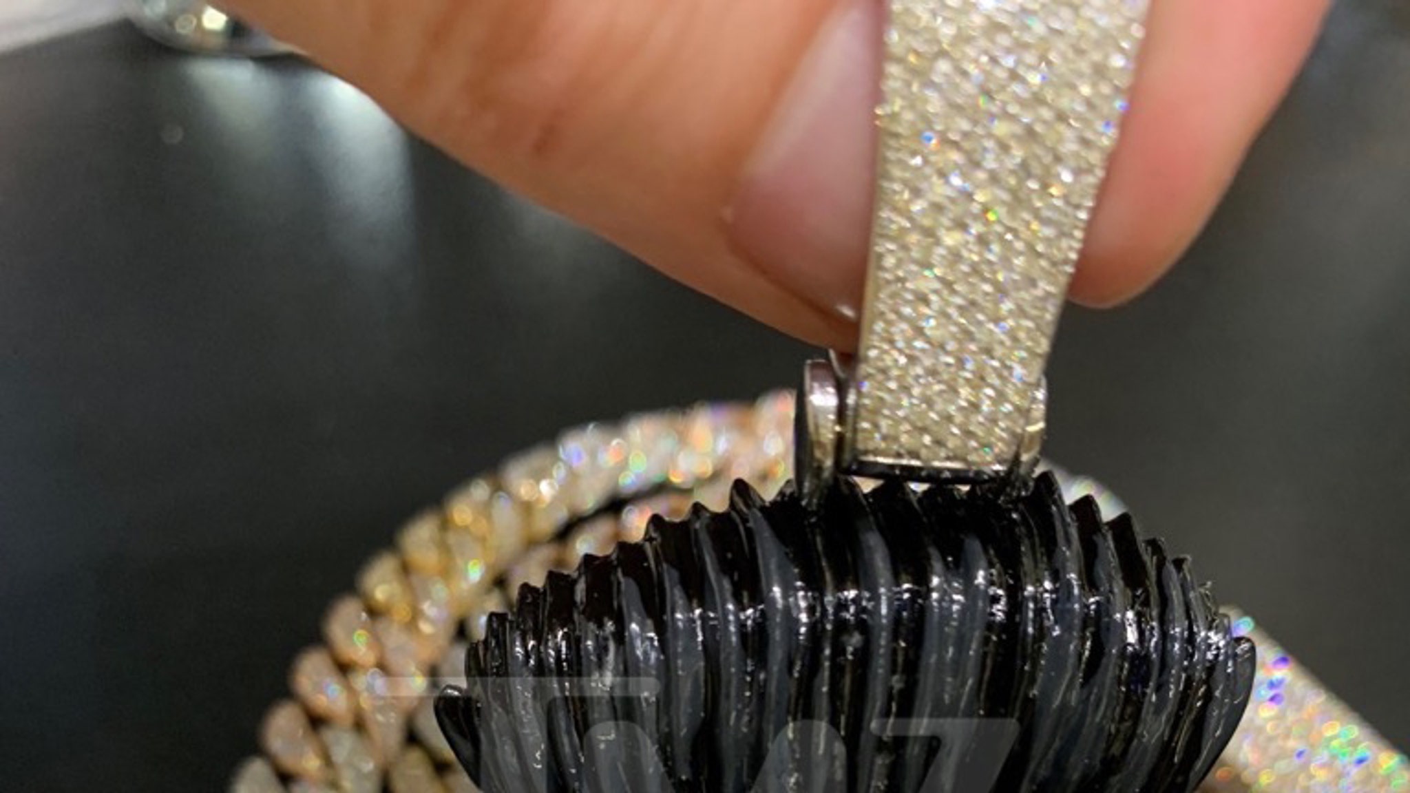 Pauly D's Chain -- Oh Yeah!