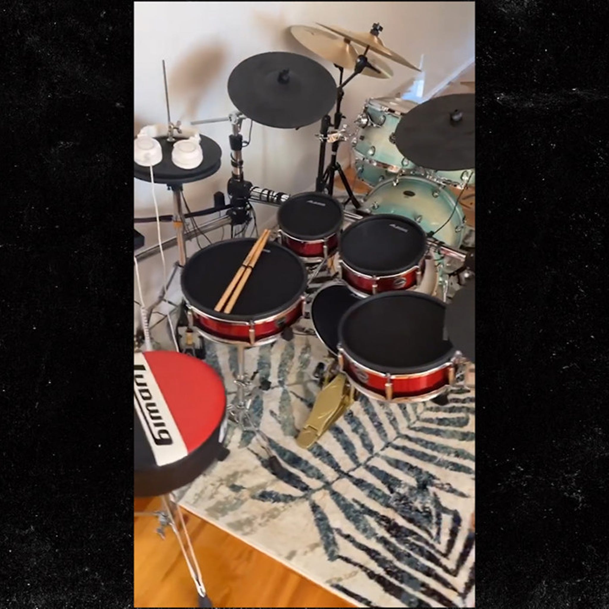 Jeremy Piven Drummer