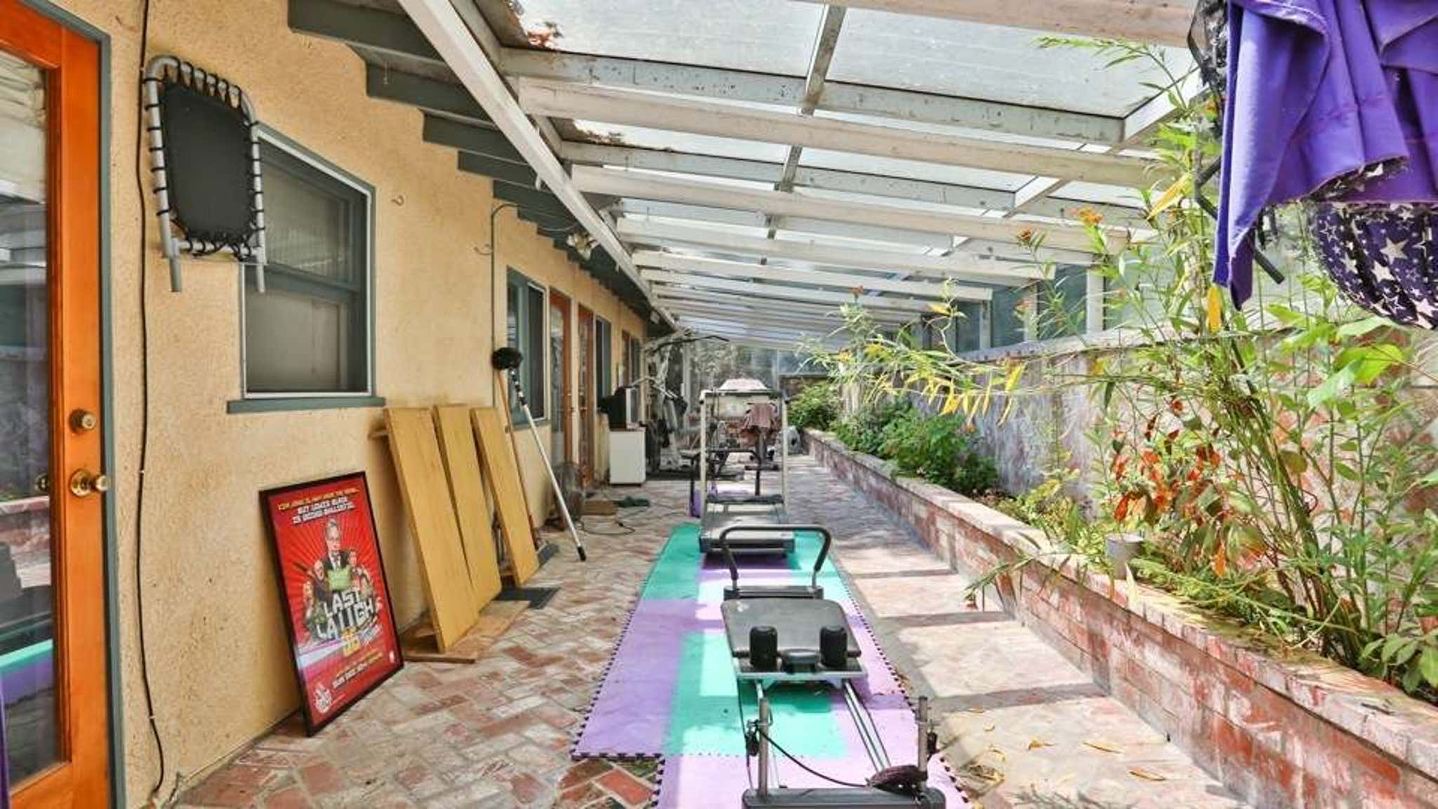 Mark Lonow's Hollywood Home -- For $ALE!
