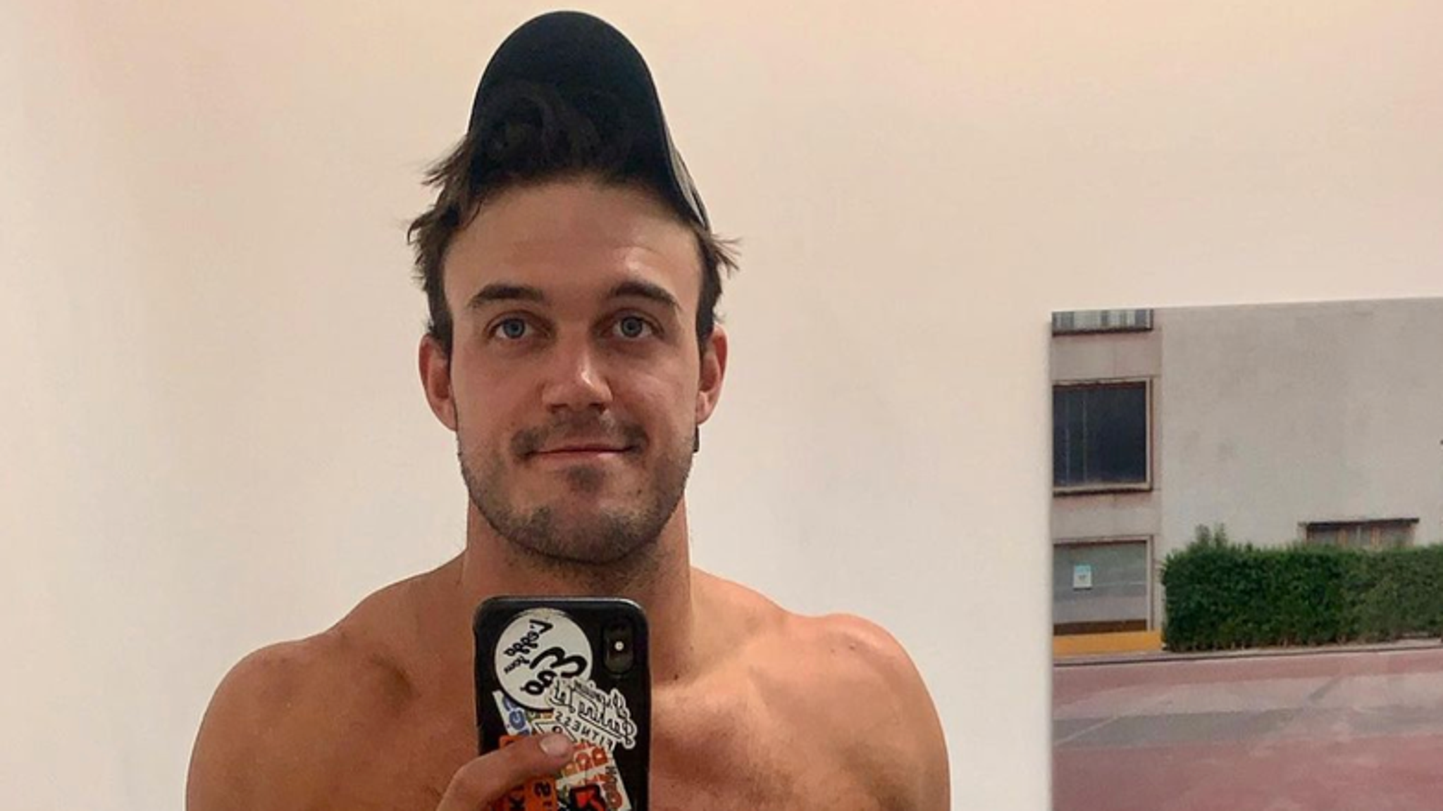 Ben Smith's Shirtless Shots