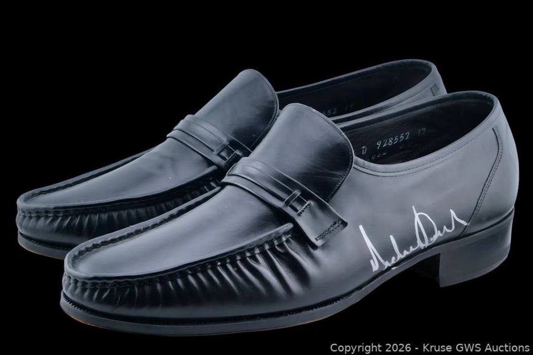 Michael Jackson Items Up For Auction