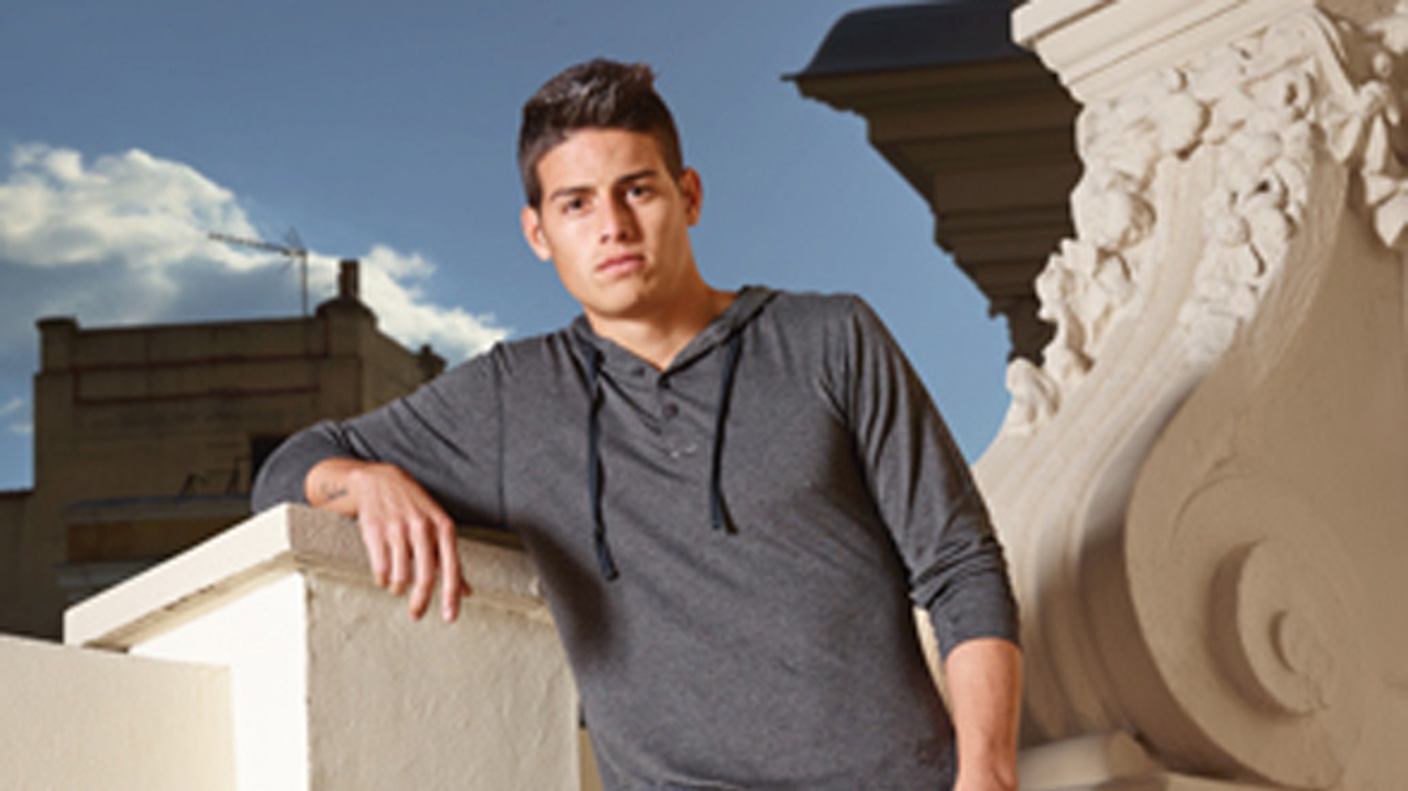 James Rodriguez's Sexy Underwear Photos