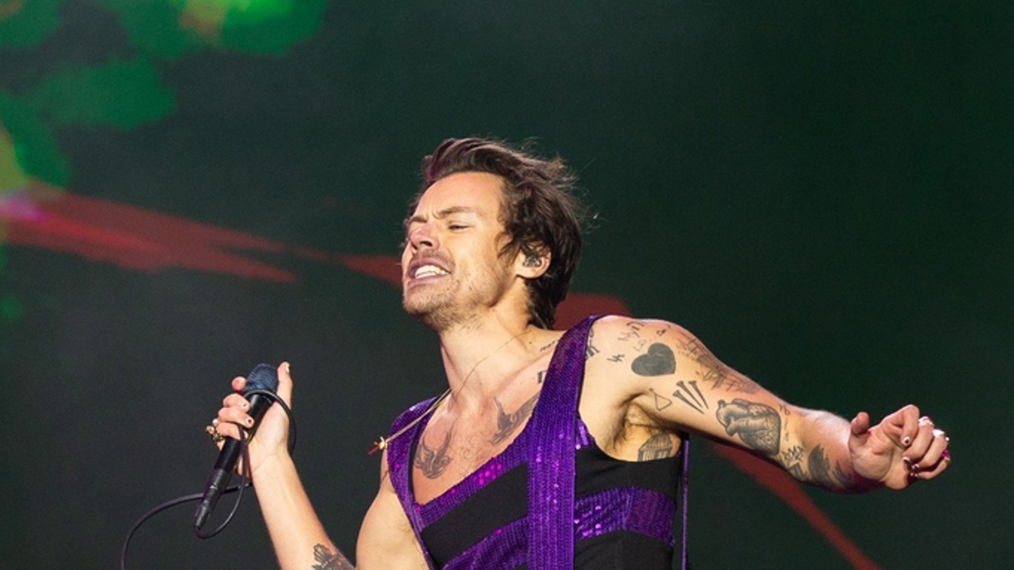 Harry Styles Hottest Looks