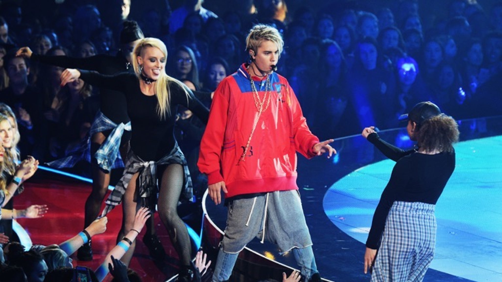 Justin Bieber's Performance Pics
