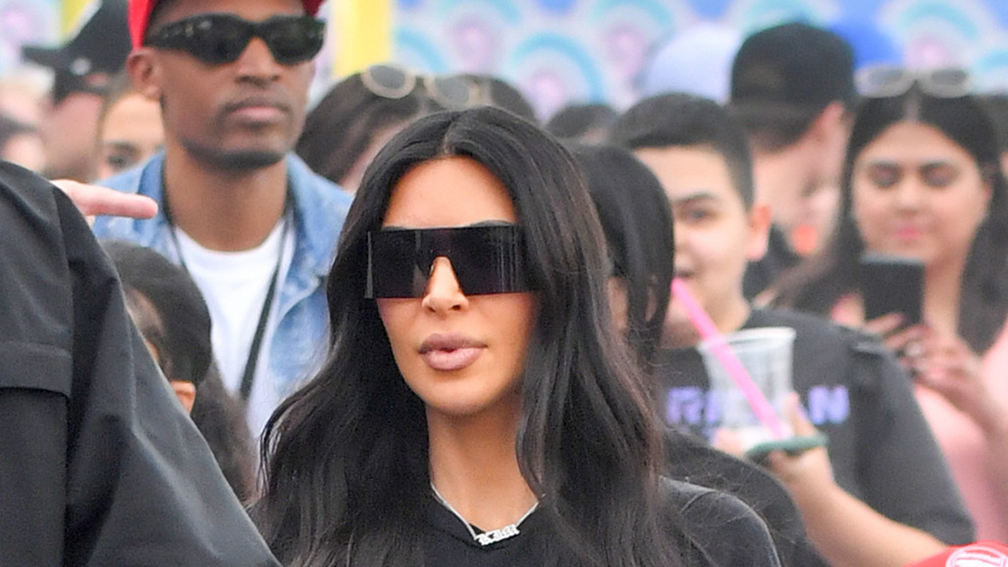 Kim Kardashian & Kids at Universal Studios
