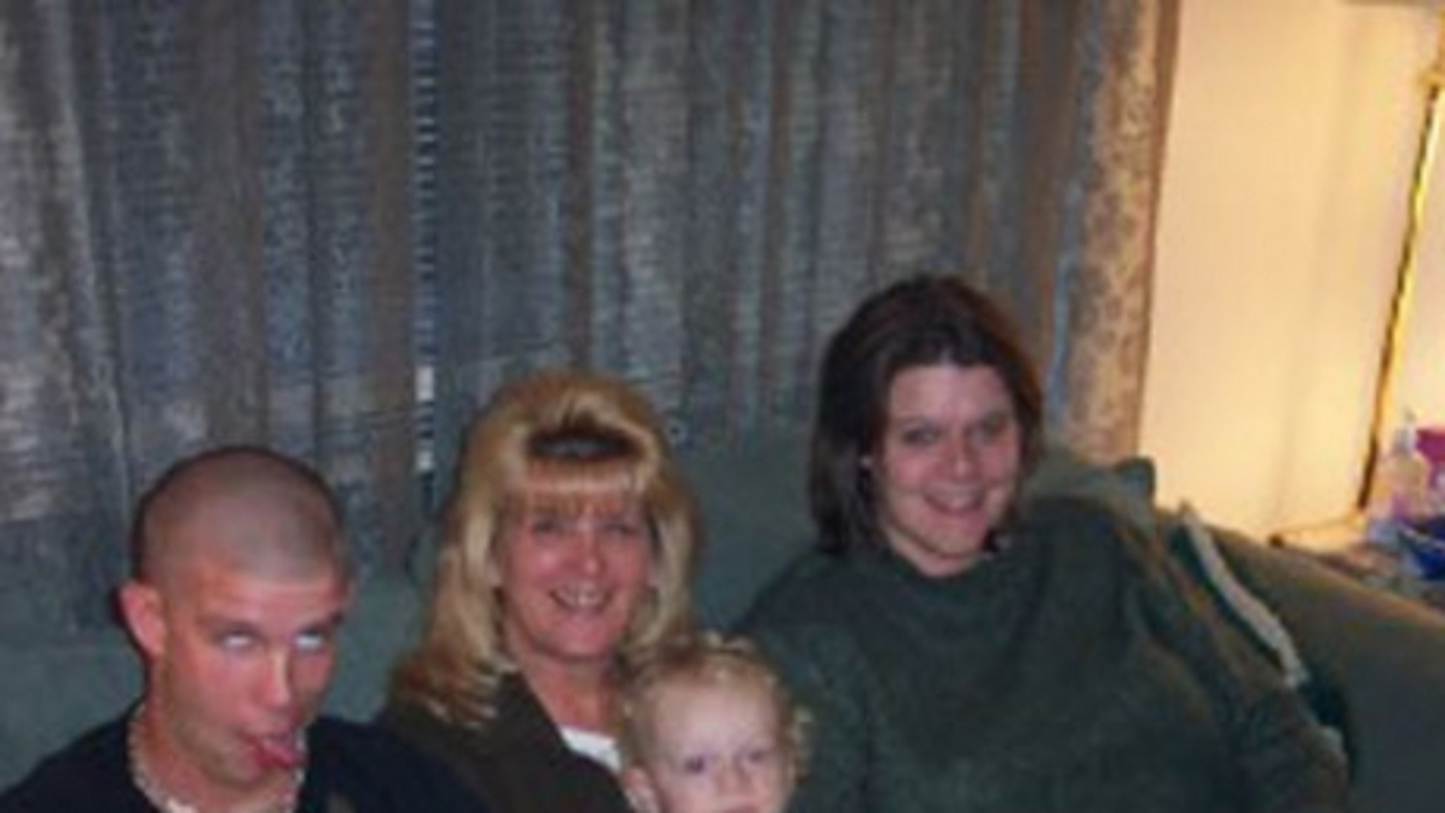 TMZ's Wacky Family Photos Contest
