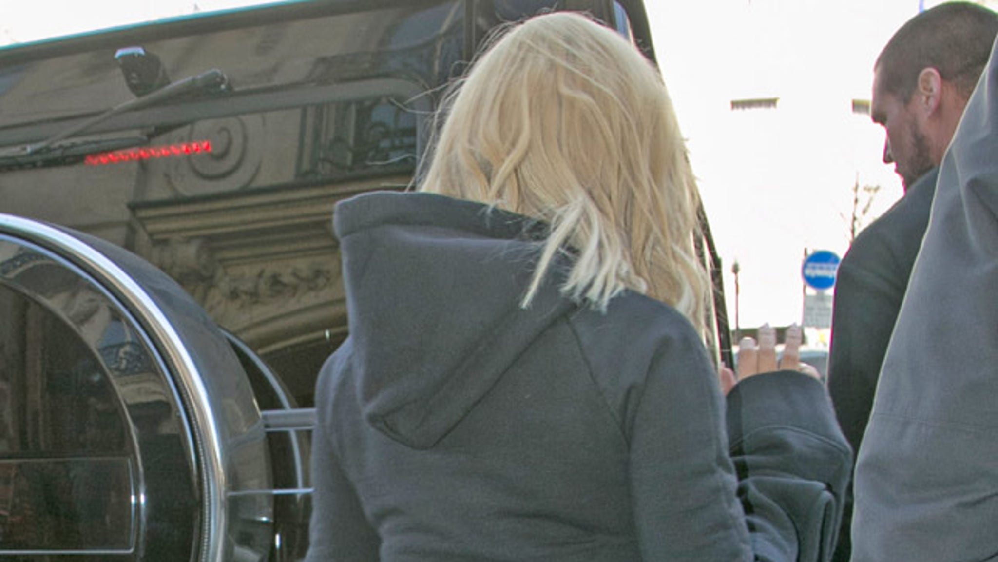 10 Awesome Kim K Butt Photos