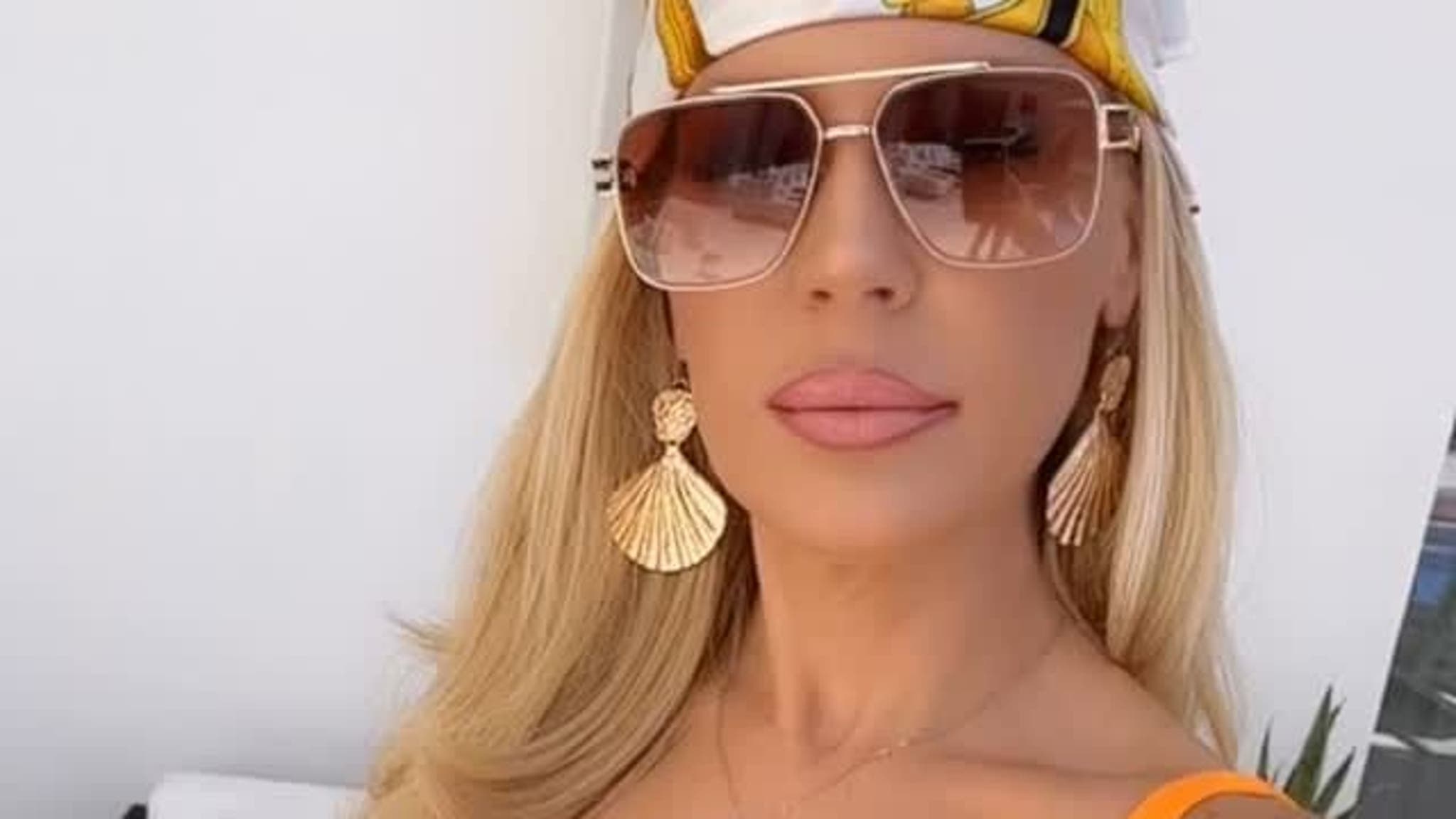 Kendra Wilkinson and Gretchen Rossi -- Mom's Gone Wild In Cabo!