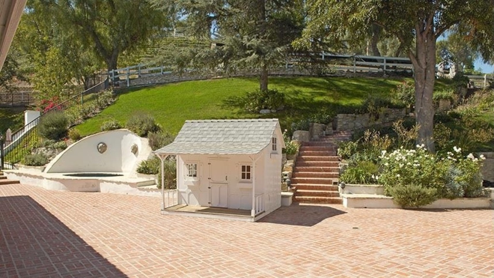 Miley Cyrus New House