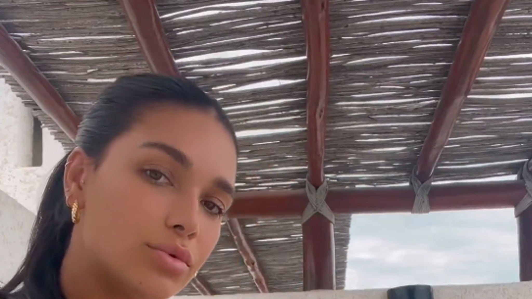 April Love Geary And Robin Thicke's Vacay Shots