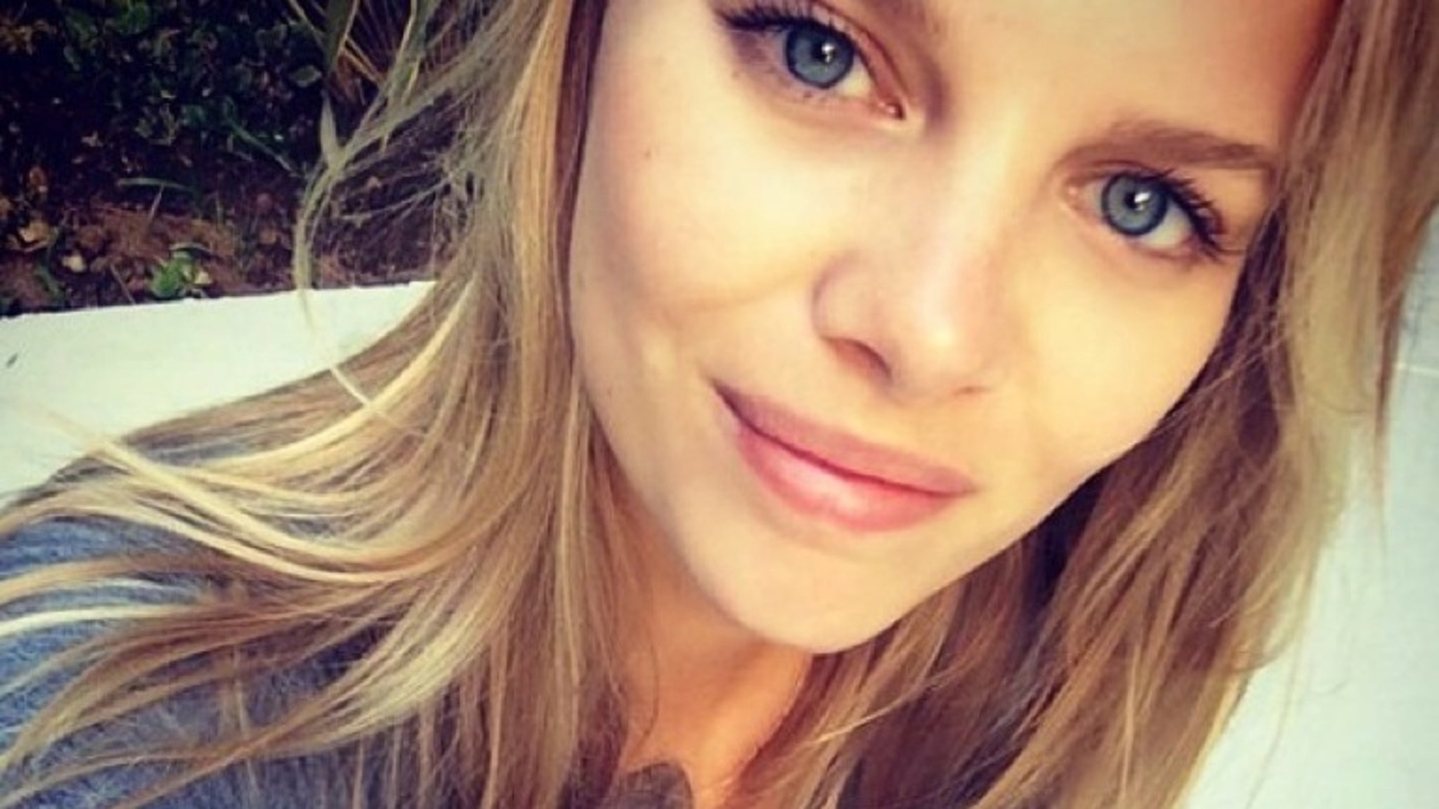 Stars Posin' With Puppies