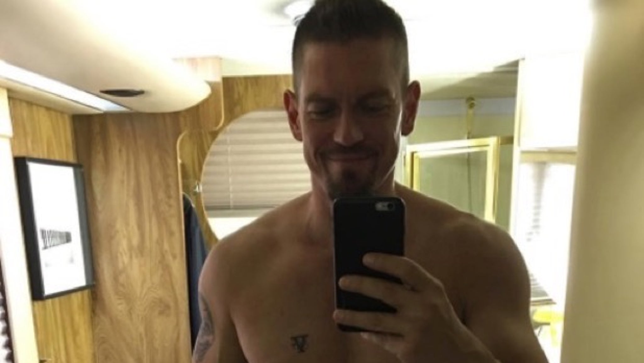 Steve Howey's Shredded Shots