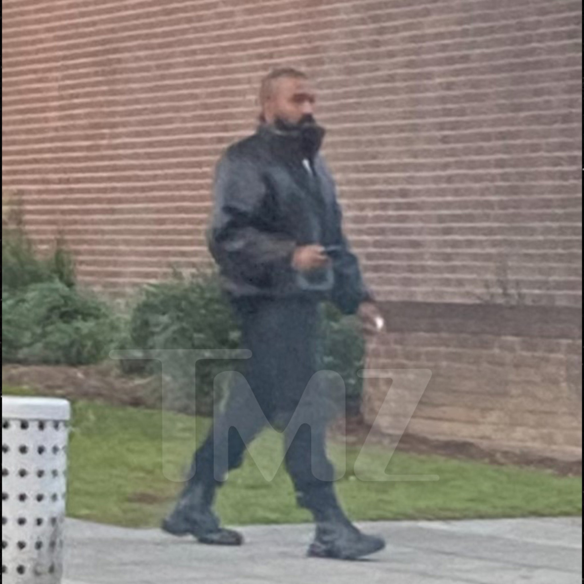 Kanye West Goes to Police Station to Report Alleged Paparazzi Incident ...