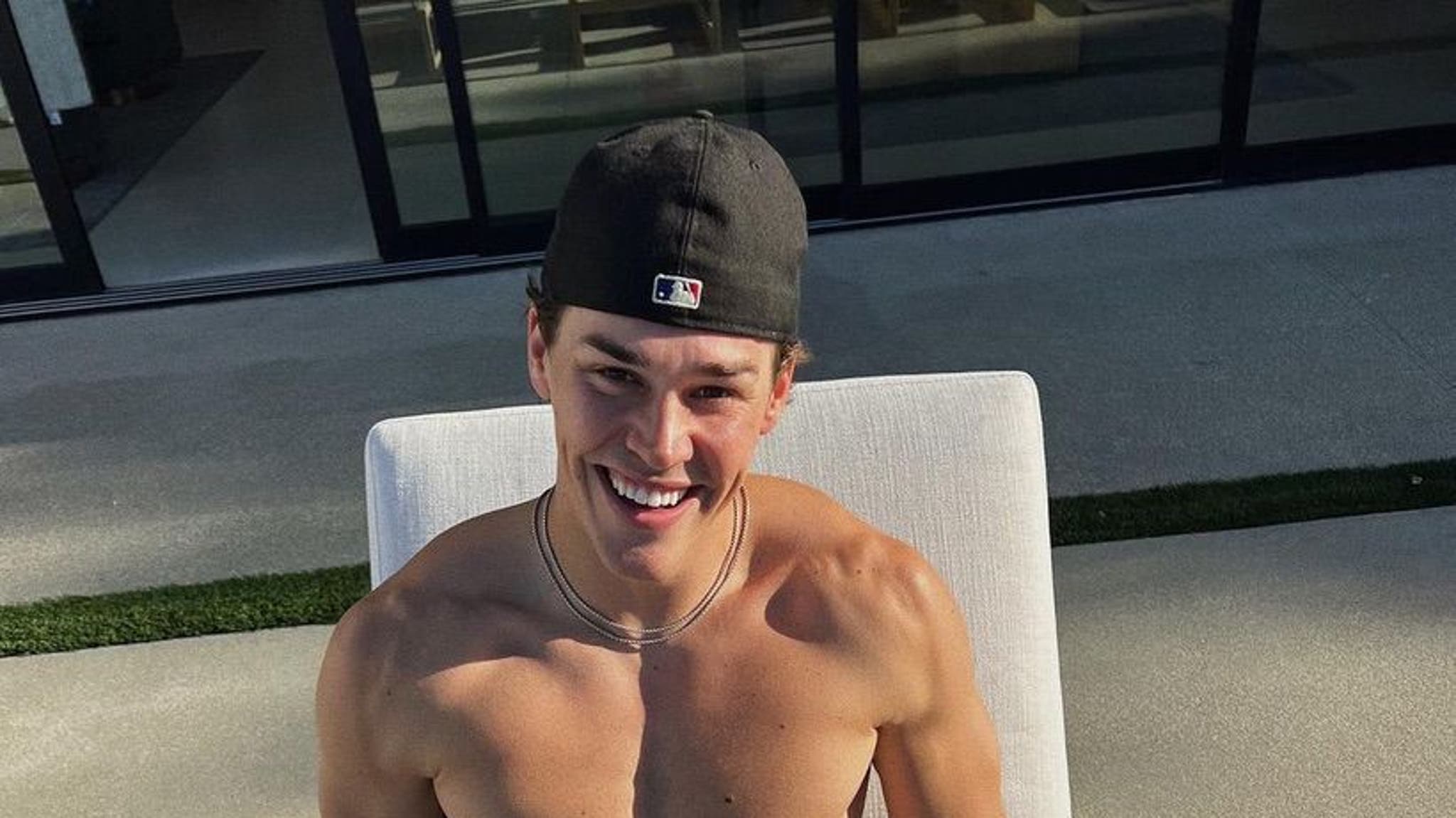 Noah Beck's Shirtless Shots By The Pool