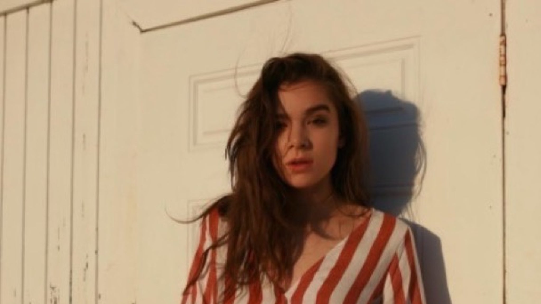 Hailee Steinfeld's Hot Shots