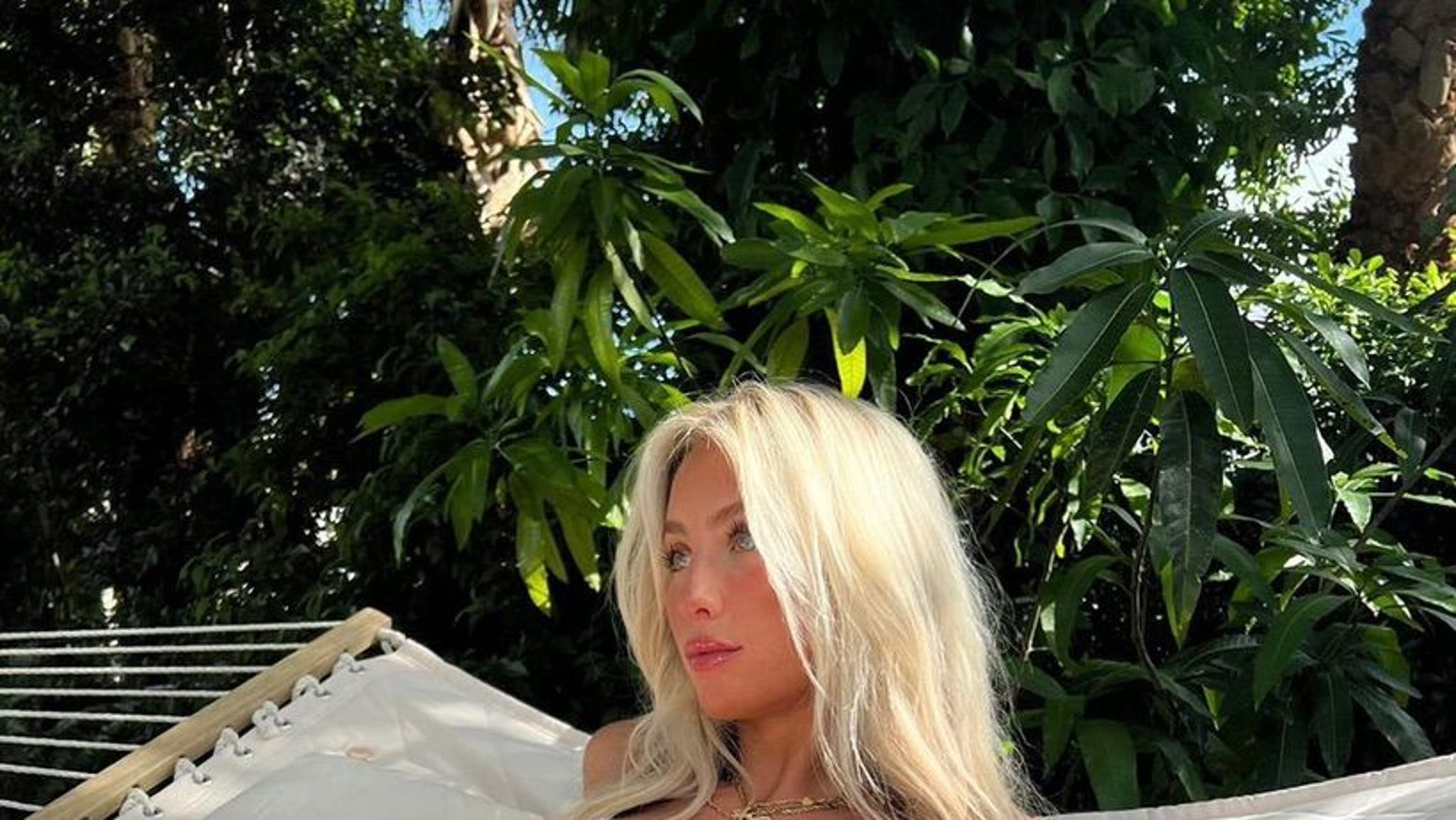 Alix Earle Hot Shots