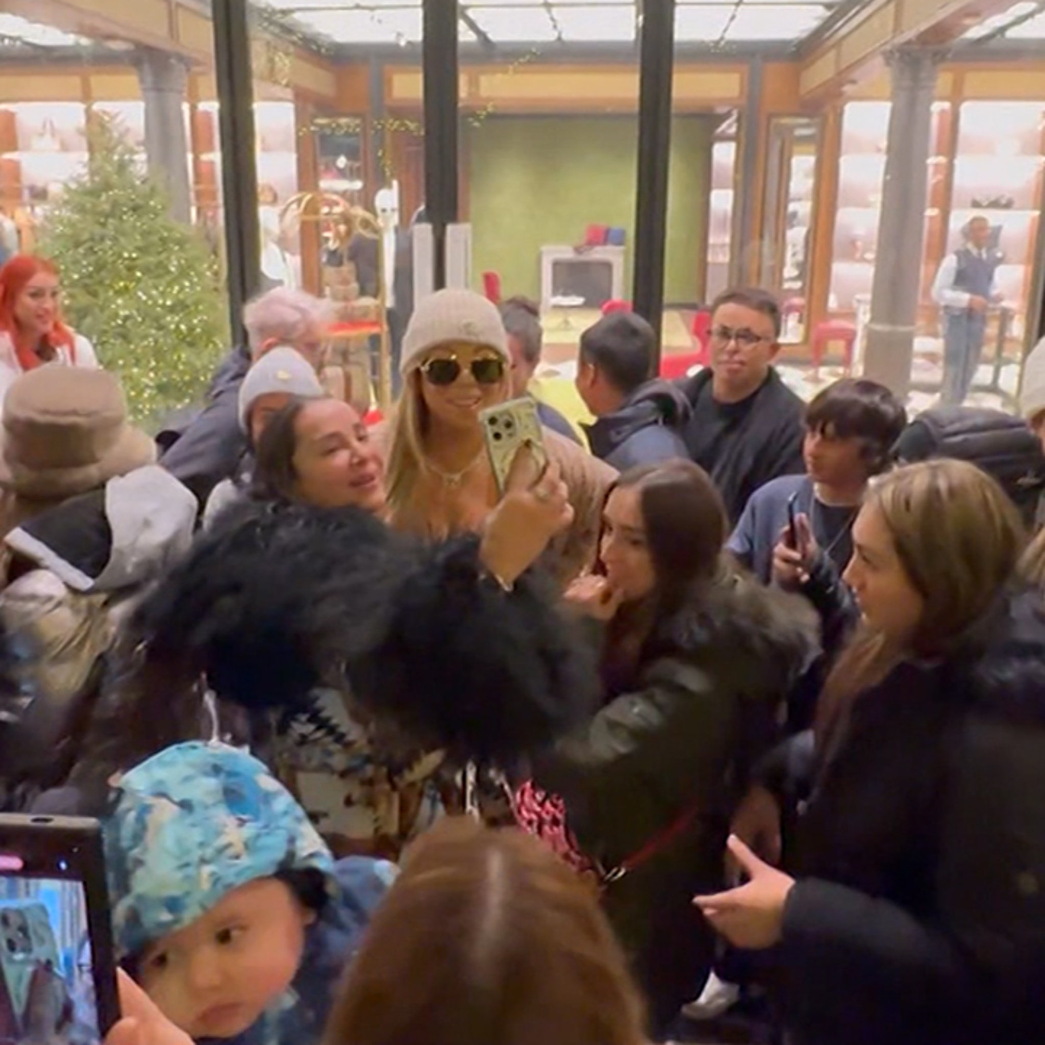 Gruaig Chatach Mariah Carey Mariah Carey Cancels Christmas Show Last