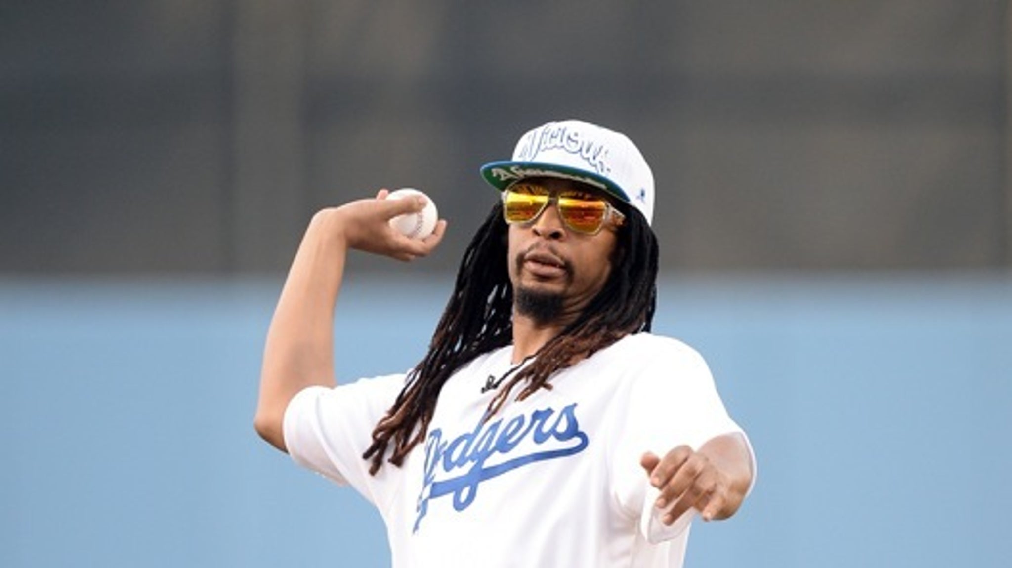 Stars Throwin' Out the First Pitch!