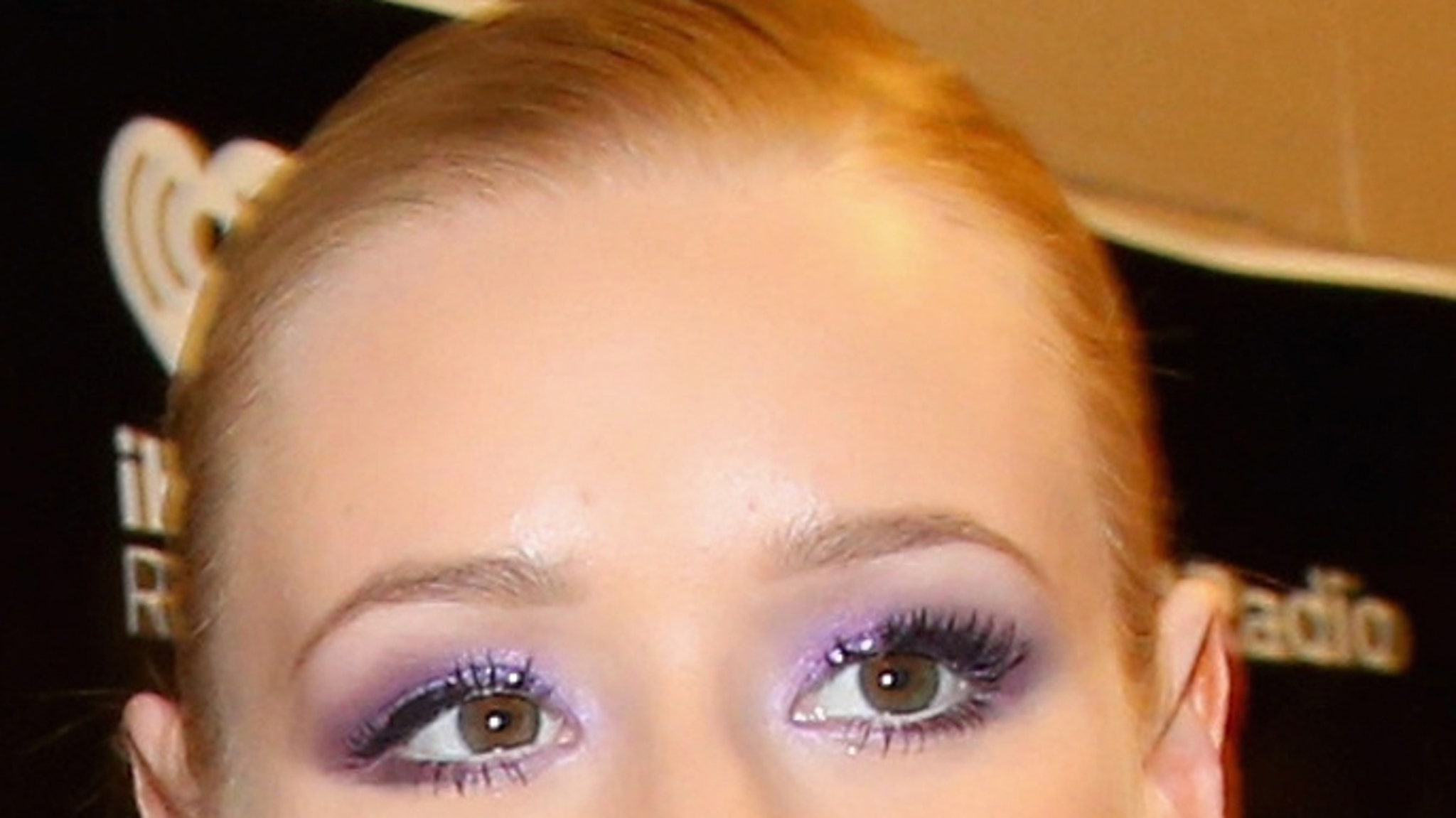 A Closer Look At Iggy Azalea's Face!
