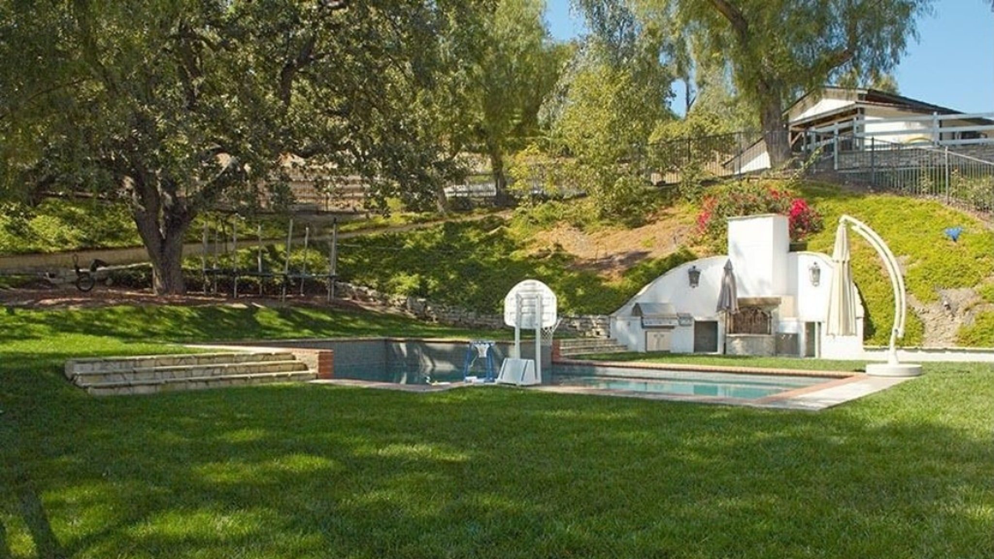 Miley Cyrus New House