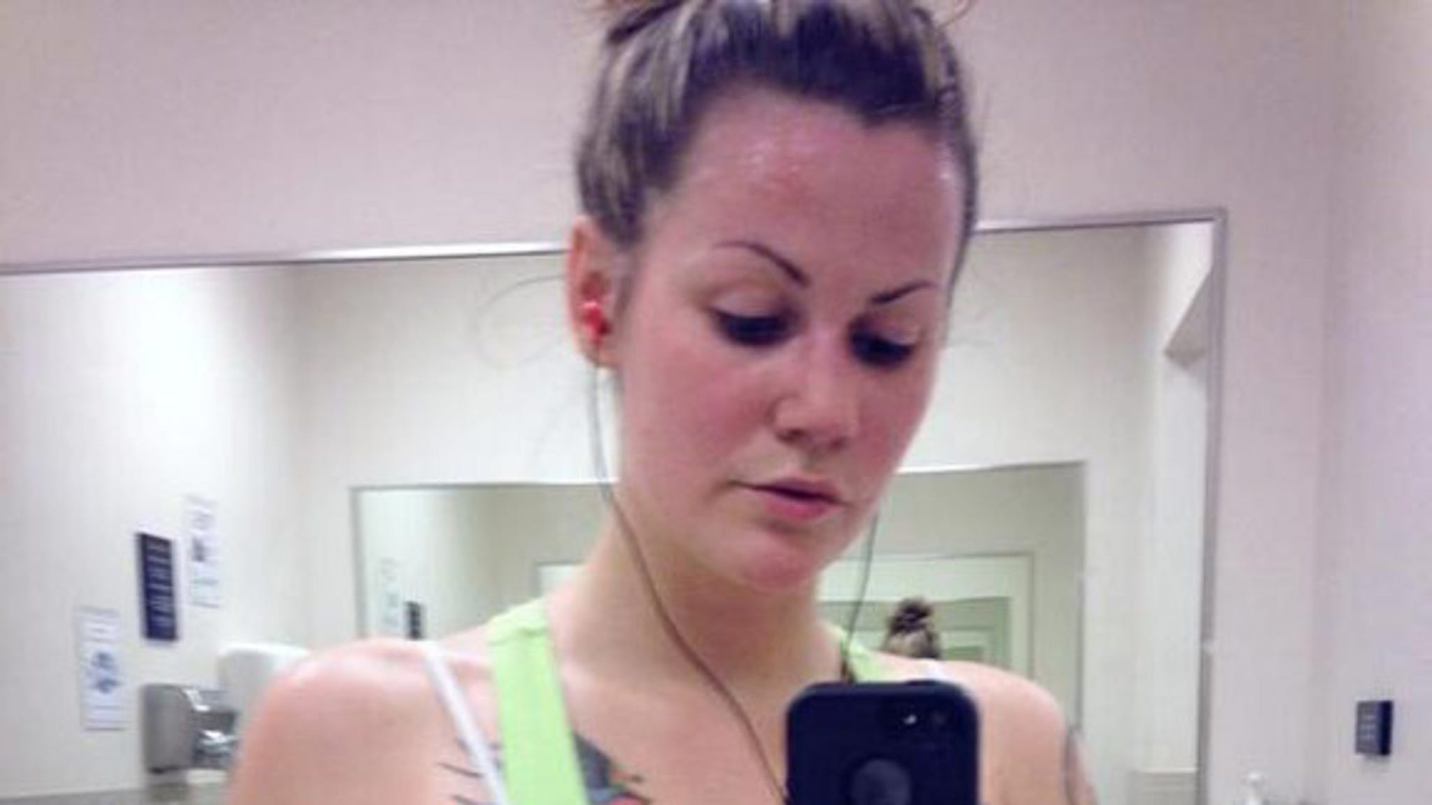 Lynsie Lee's Sexy Twitter Photos