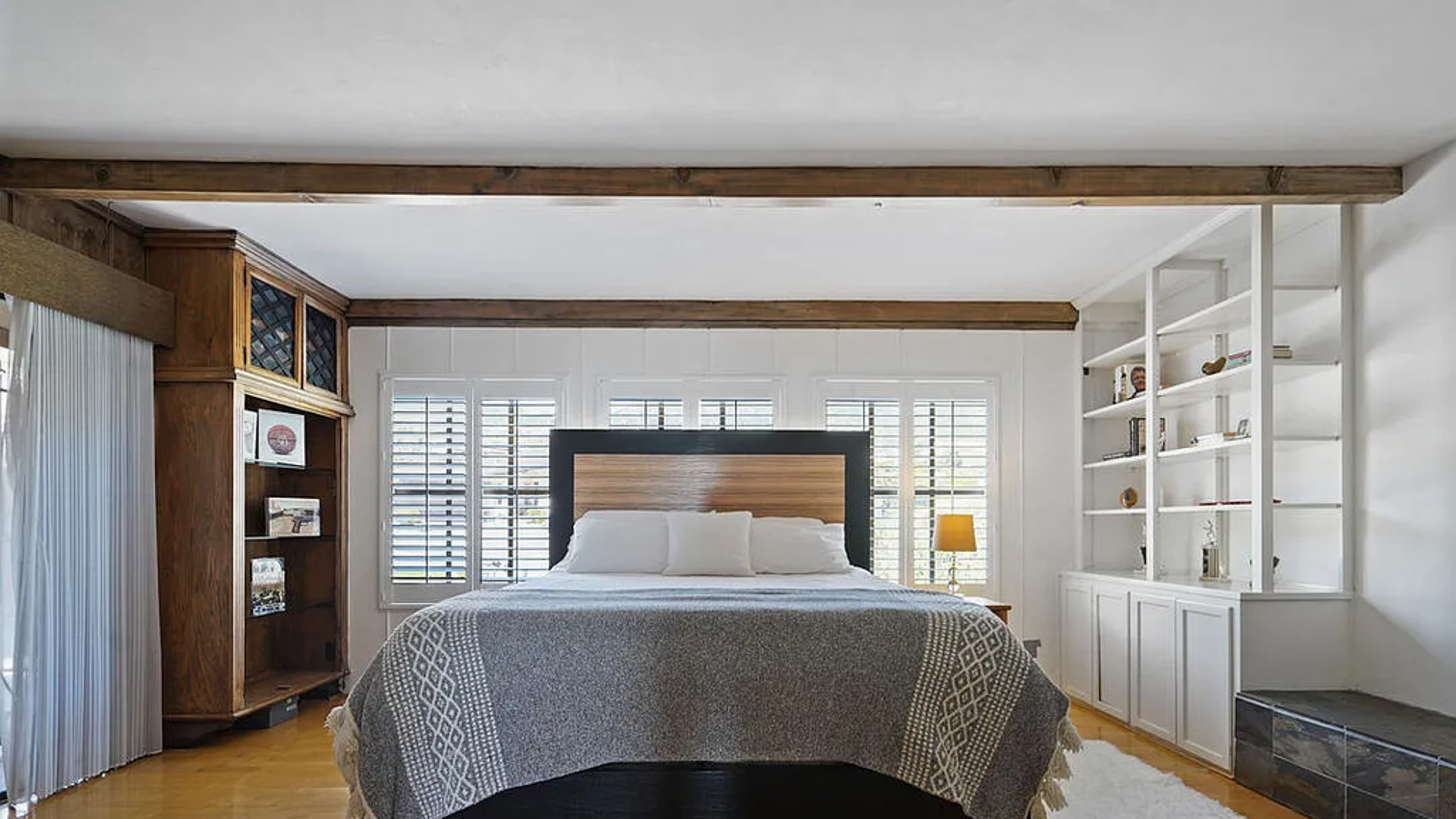 Dean Cain's Malibu House -- Fit For A Superhero