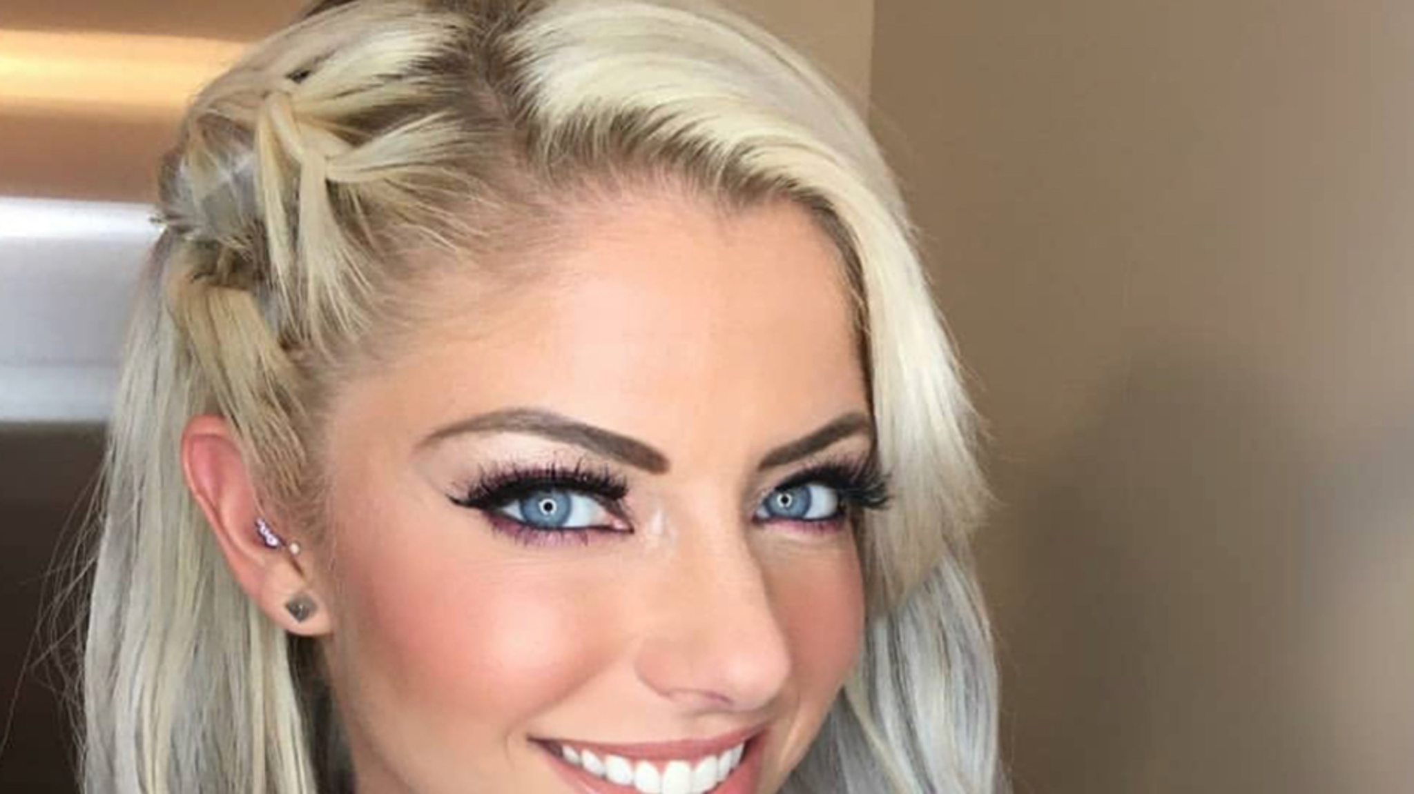 Alexa Bliss Hot Shots