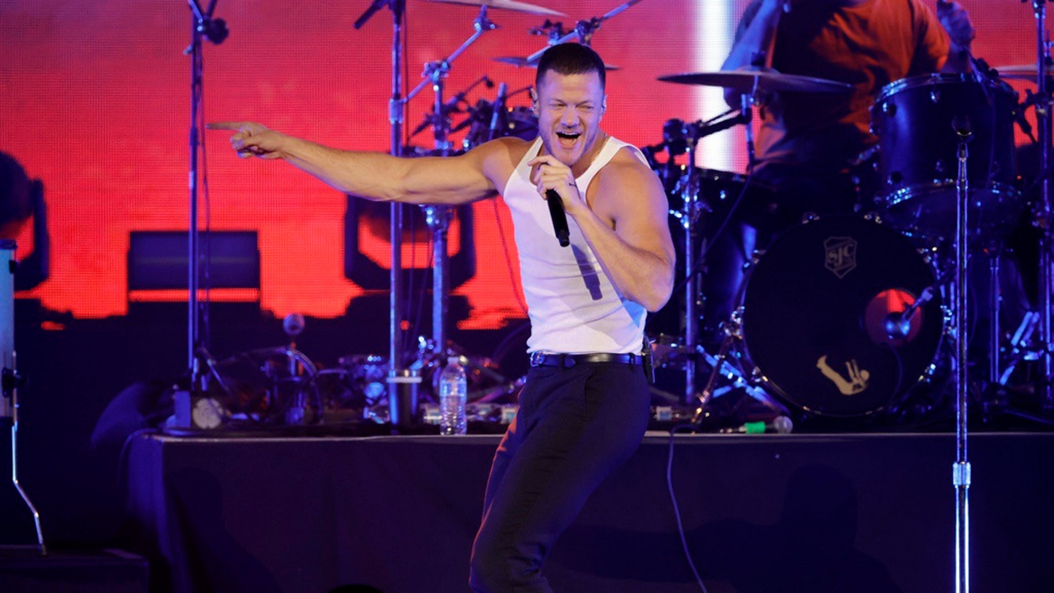 Imagine Dragons Singer Daniel Reynolds Performance Pics