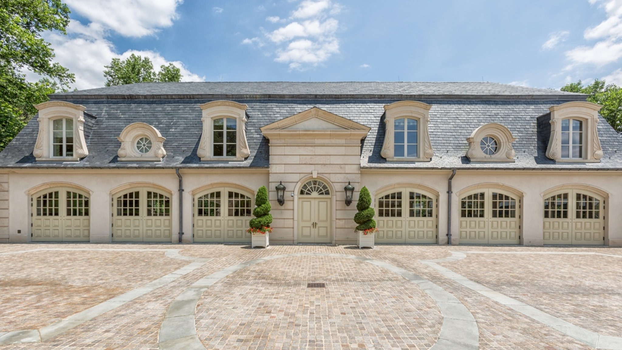 Dan Snyder Lists MD Home For $49 Mil