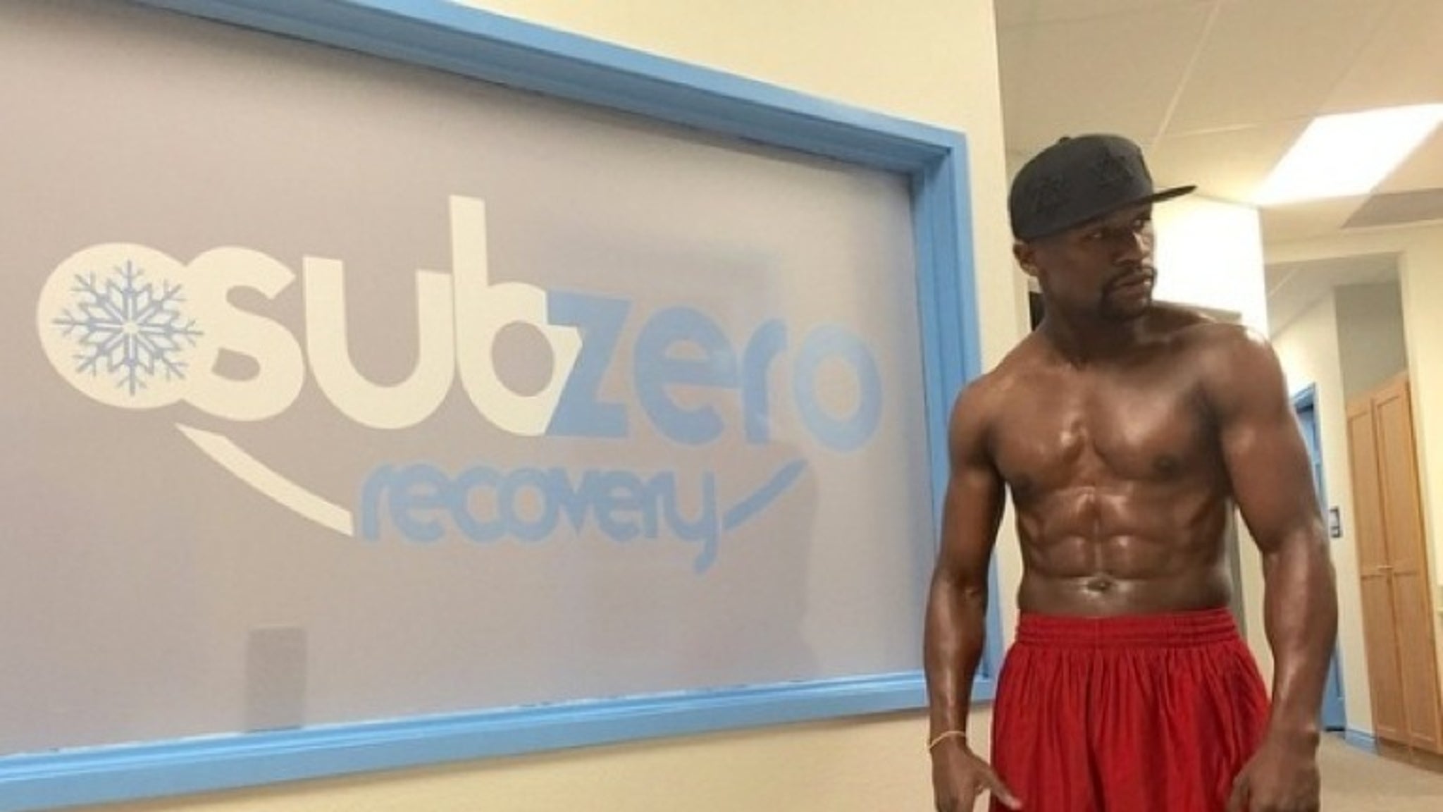 Floyd Mayweather's Shirtless Snaps