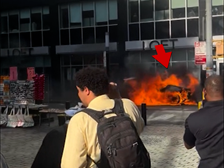 Car Explodes in Lower Manhattan, Billowing Smoke Fills Sky, on Video