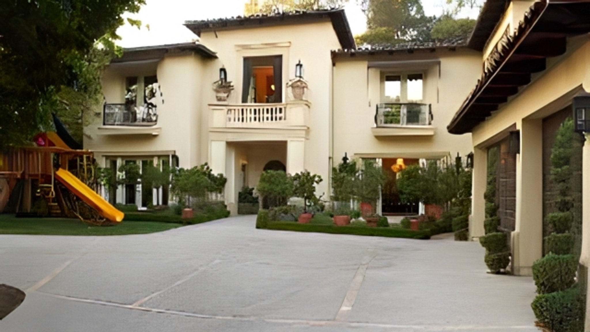 Inside Britney Spears' The Summit Home