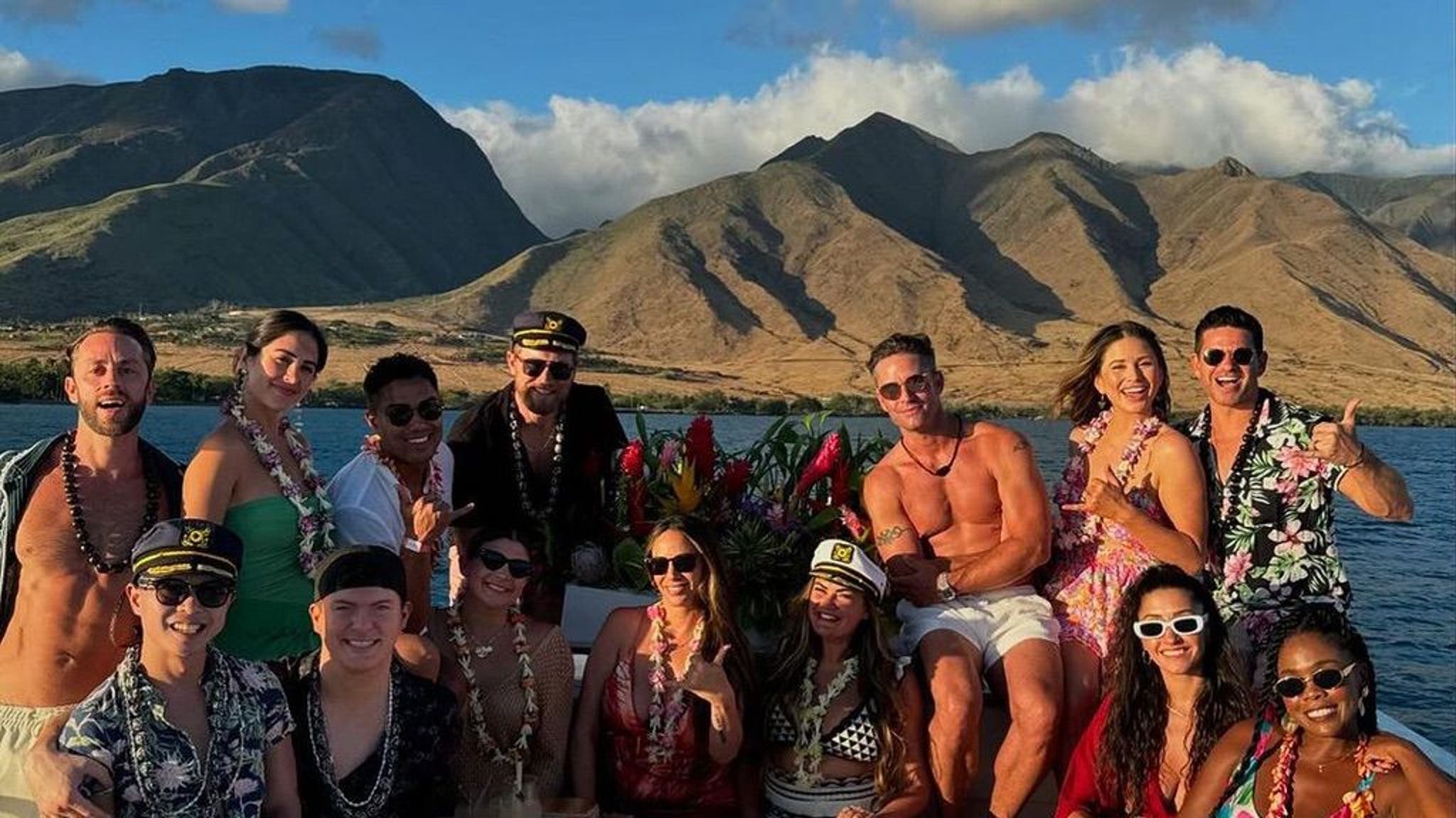 'The Valley' Cast Hit Up Hawaii!