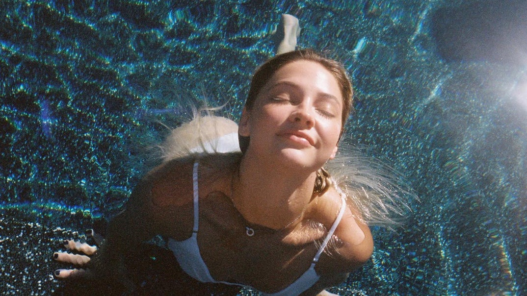 Madelyn Cline Hot Shots