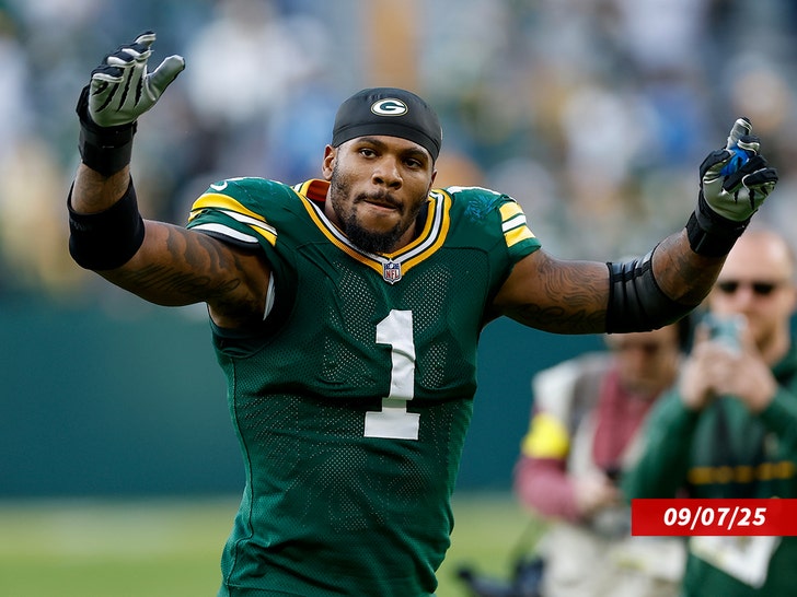 Shaquille O'Neal Defends Jerry Jones After Micah Parsons Trade